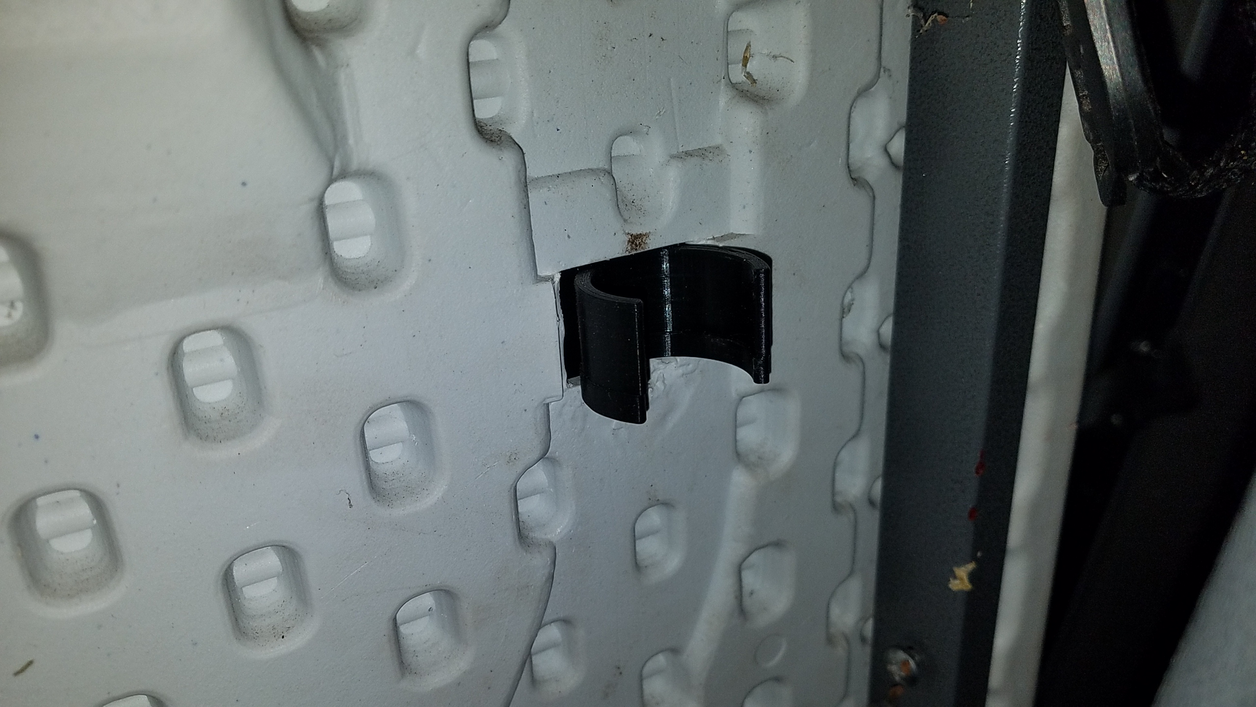 Folding Table Leg Retaining Clip by TheIguana | Download free STL model ...