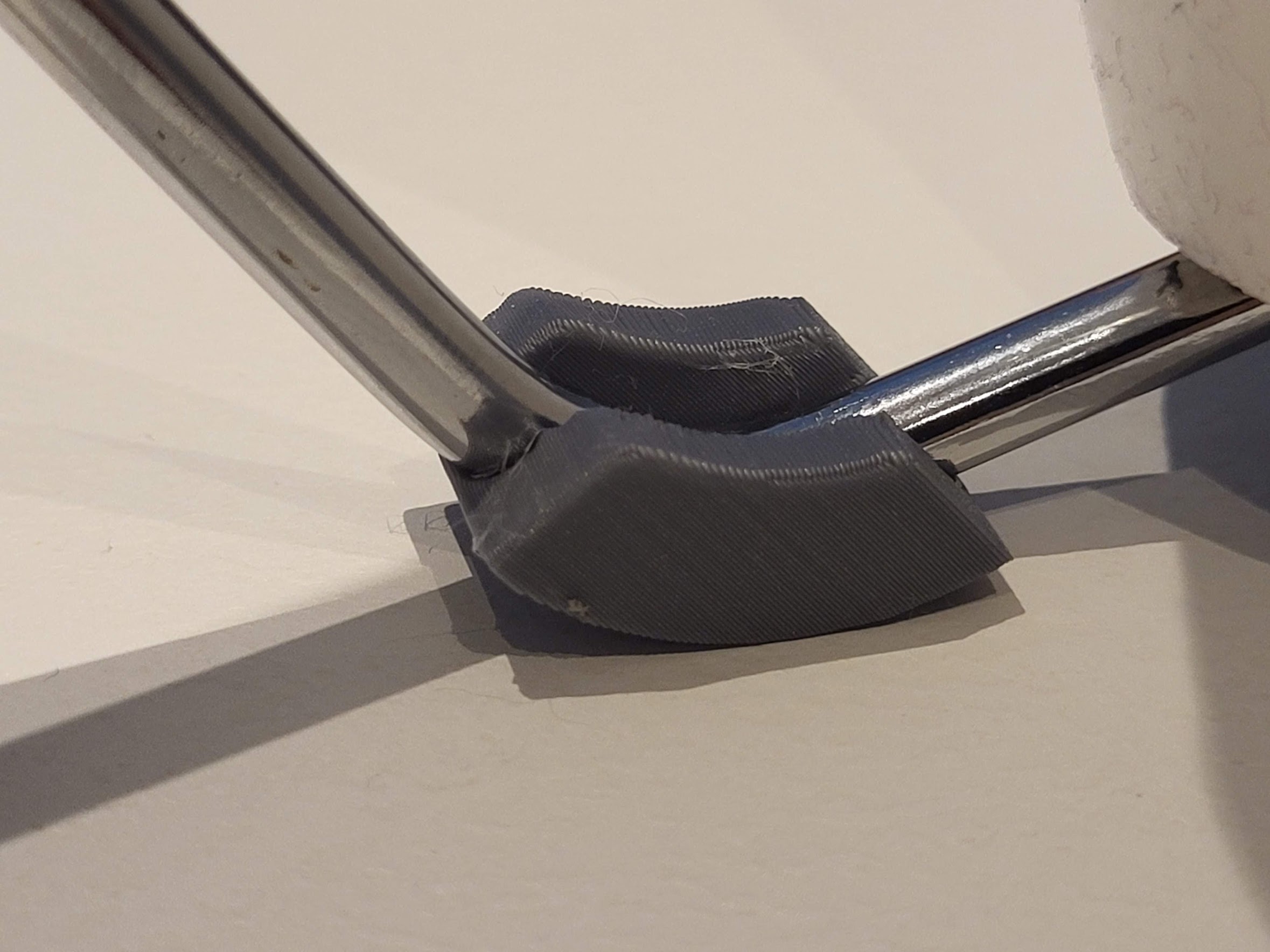 Lint roller stand by Jean Nassar | Download free STL model | Printables.com