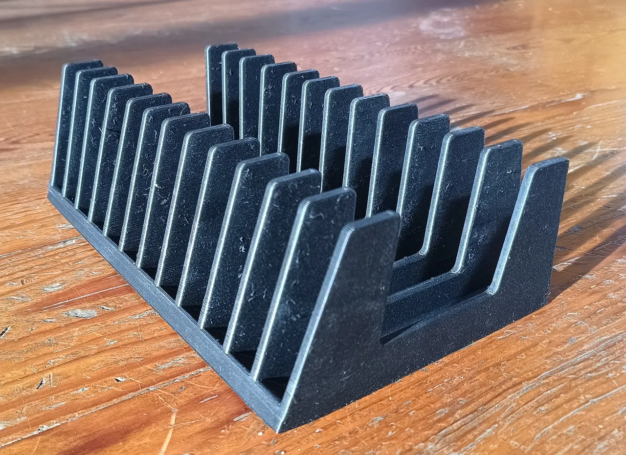 Tupperware lid holder by icepower | Download free STL model ...