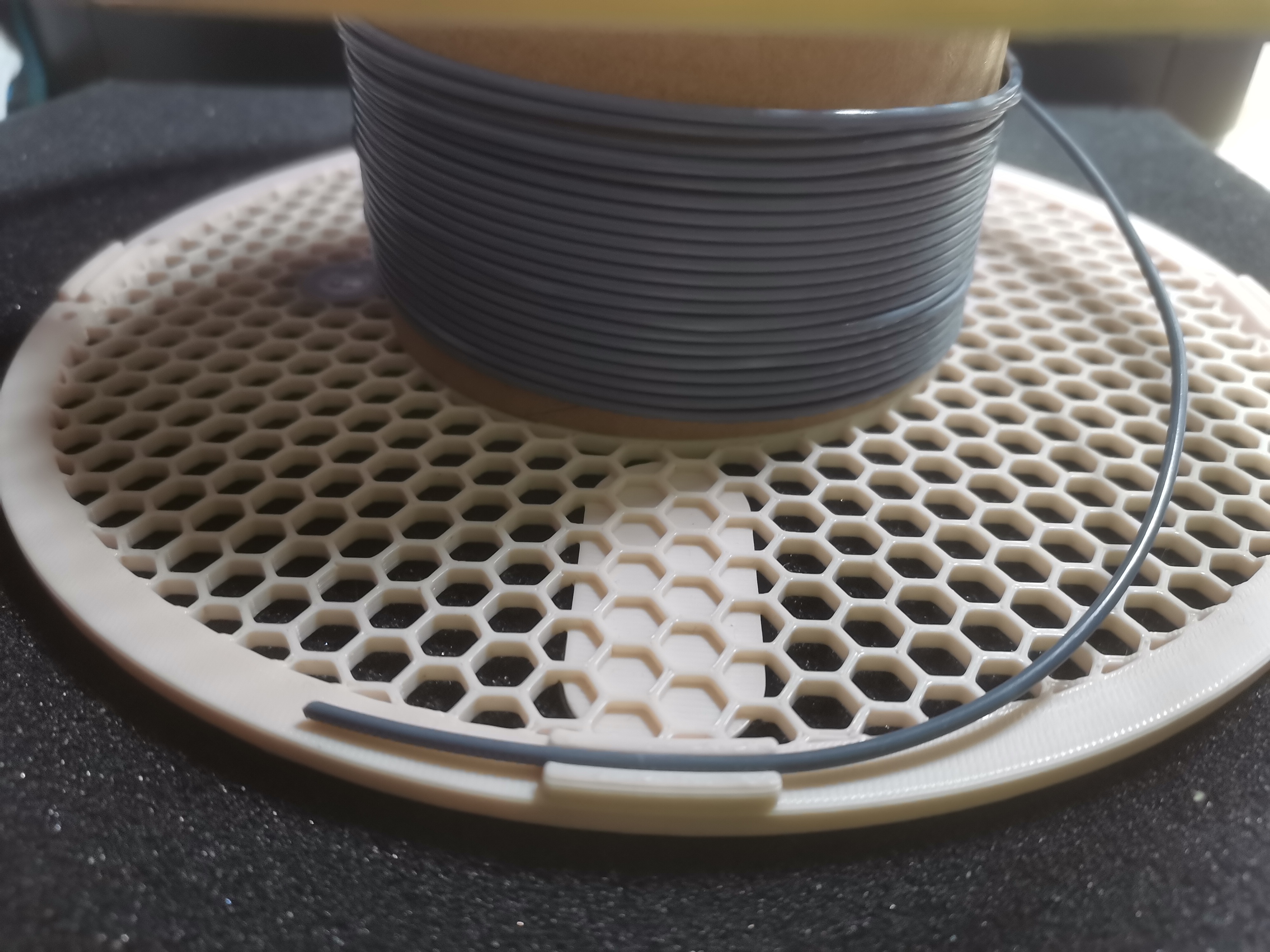 Bambu Lab Spool narrow with integrated filament clips by House Surfing ...