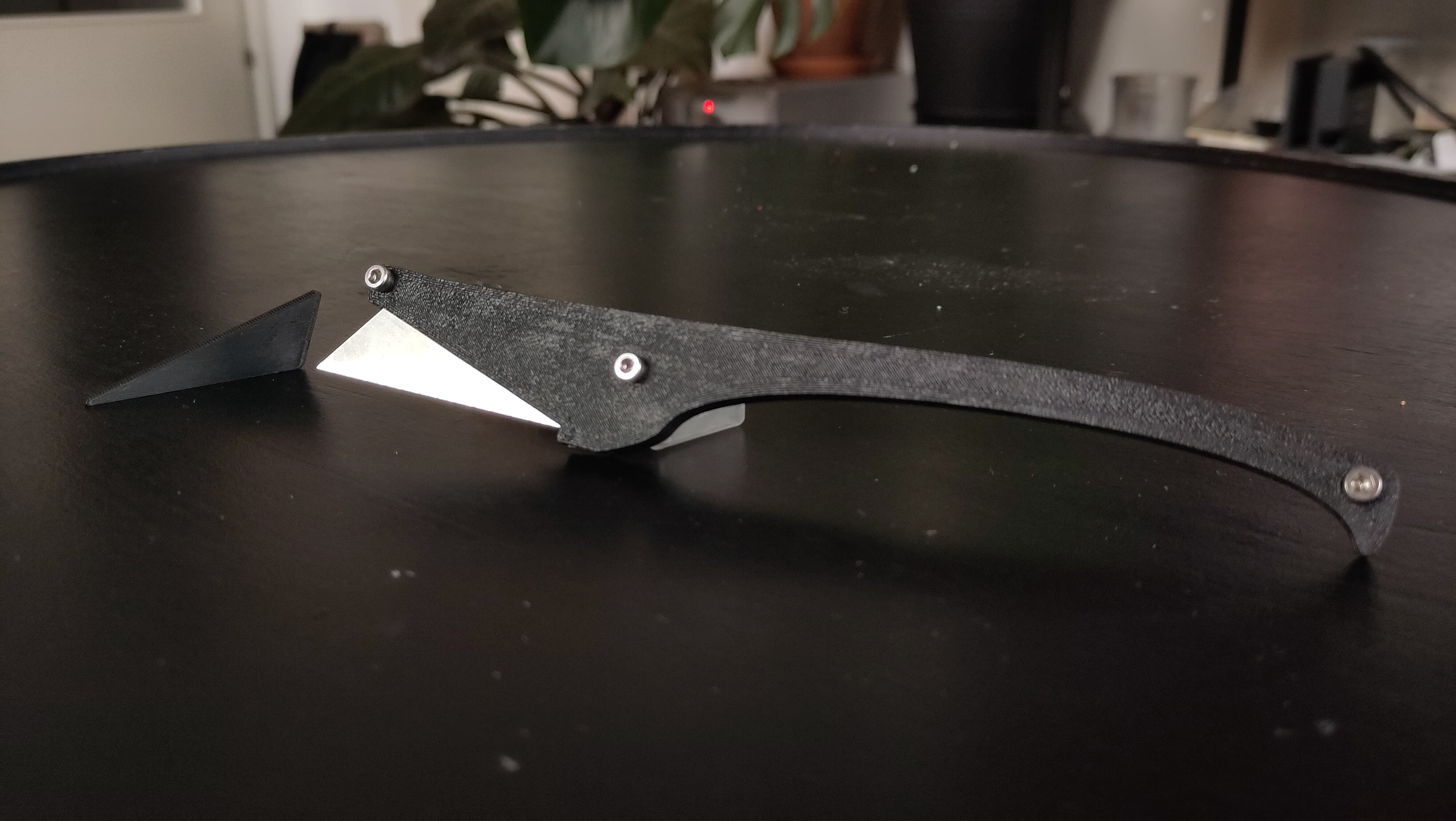 Precision Utility Knife - Trapezoid Razor Blades by KrisK | Download ...
