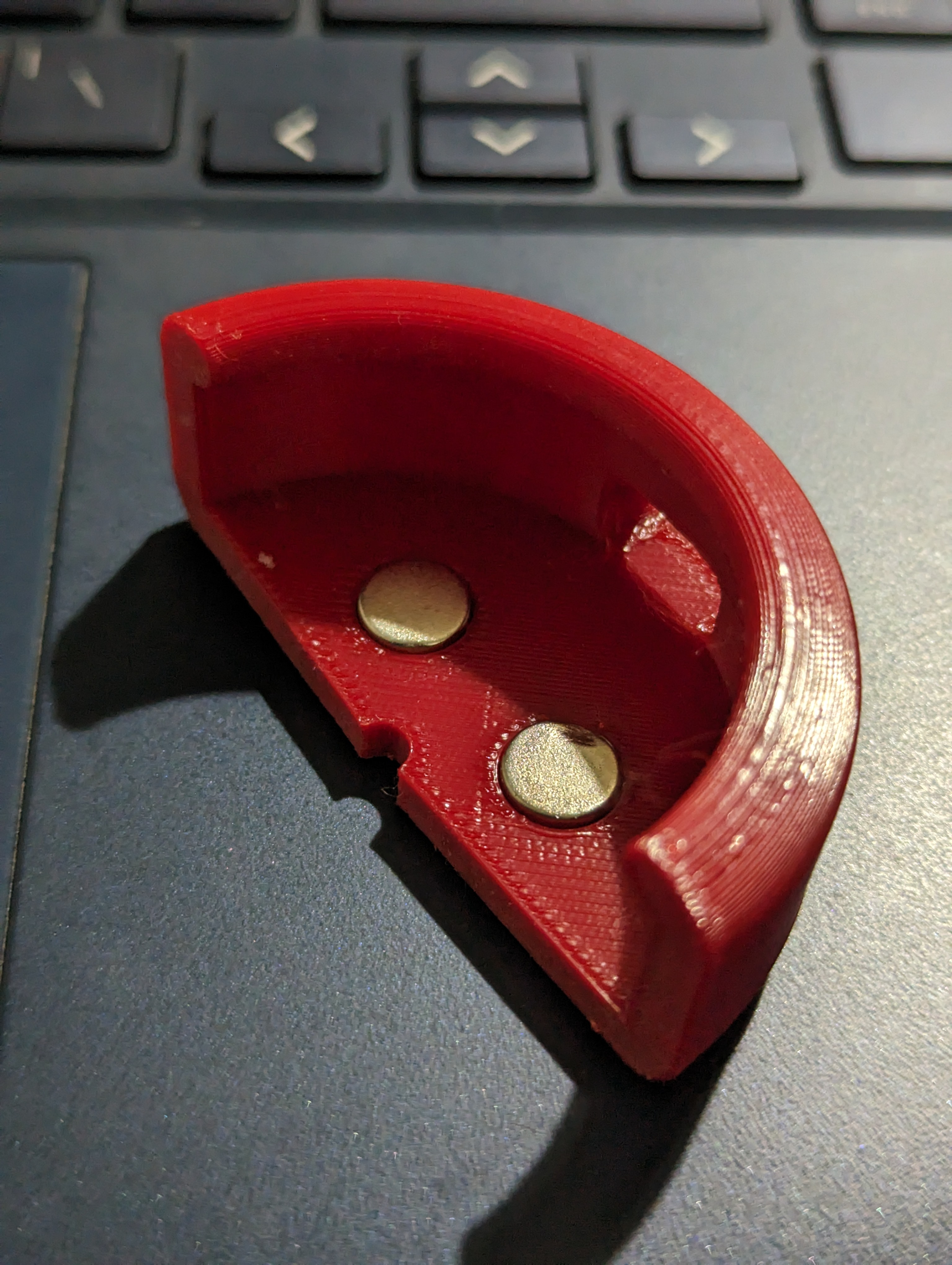 Flic Hub Mini Magnetic Mount Bracket by Thanitorial | Download free STL ...