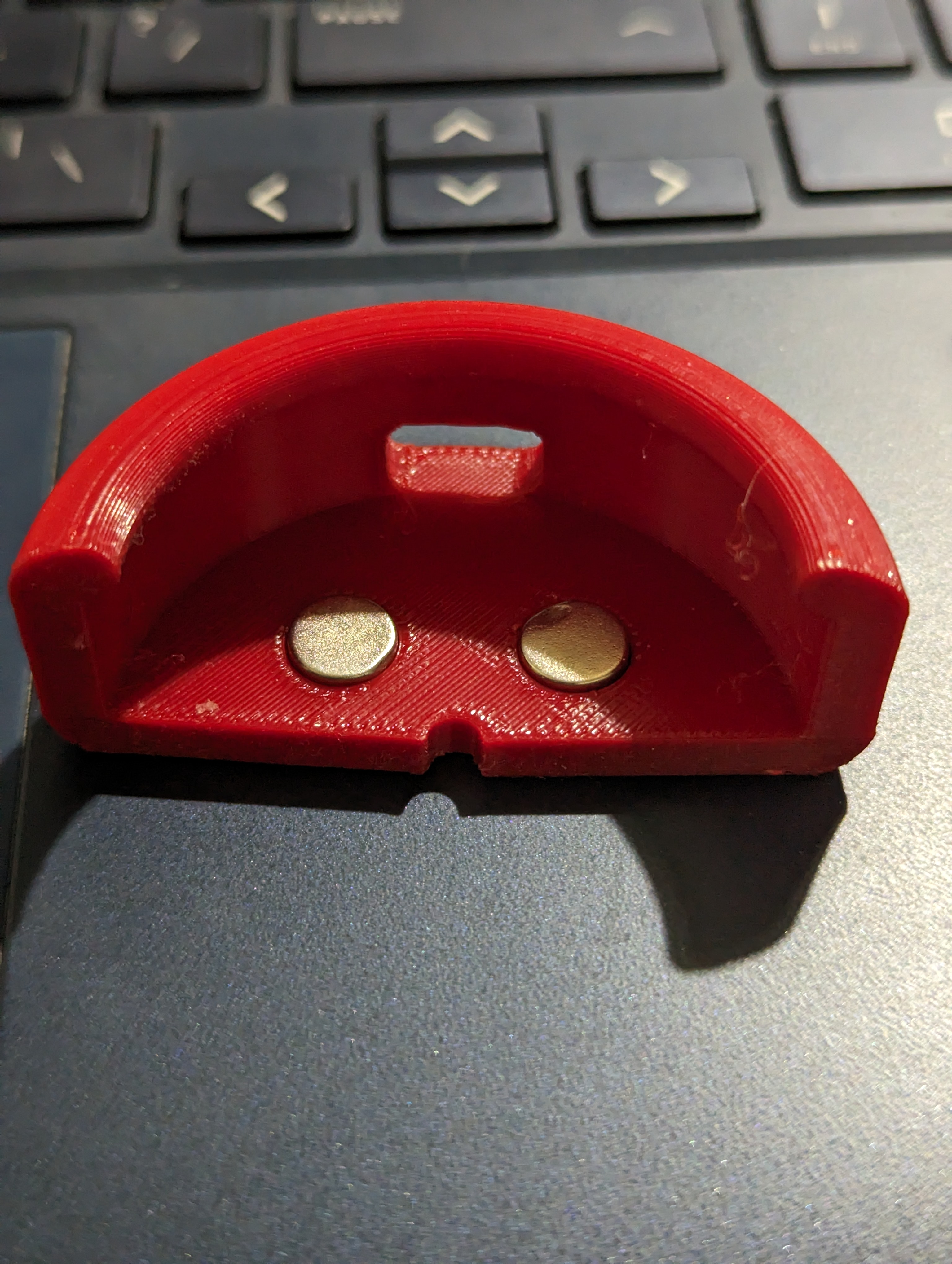 Flic Hub Mini Magnetic Mount Bracket by Thanitorial | Download free STL ...