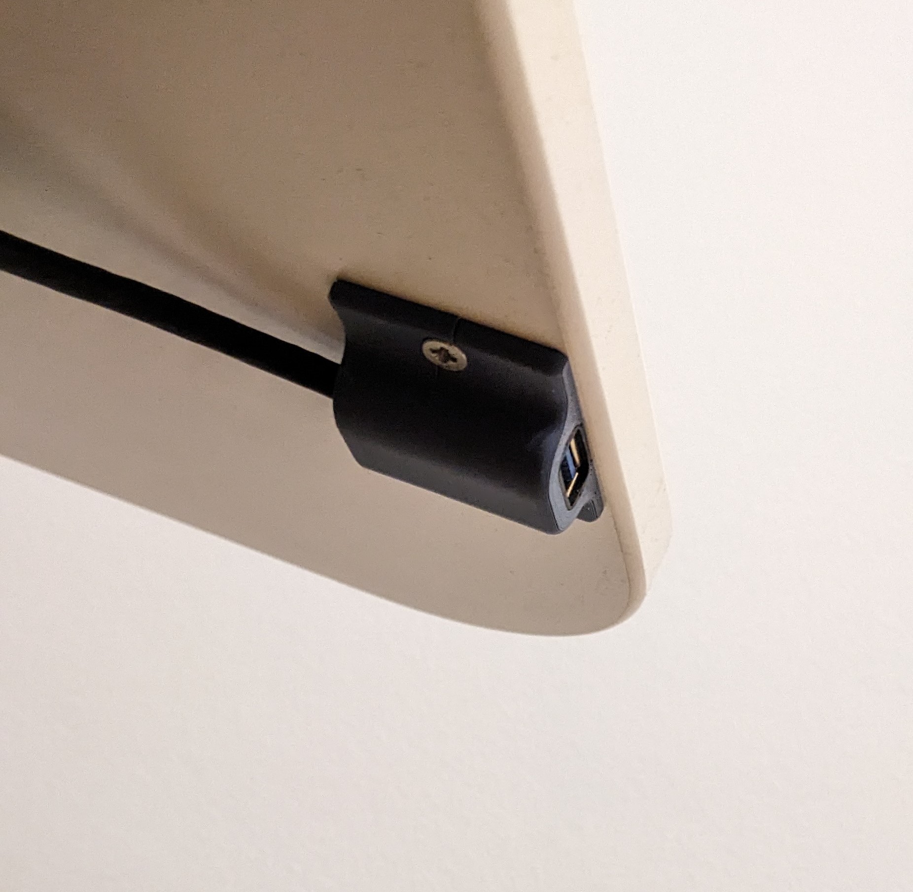 USB-A Extension Under Table Mounting Bracket by DTR9000 | Download free ...