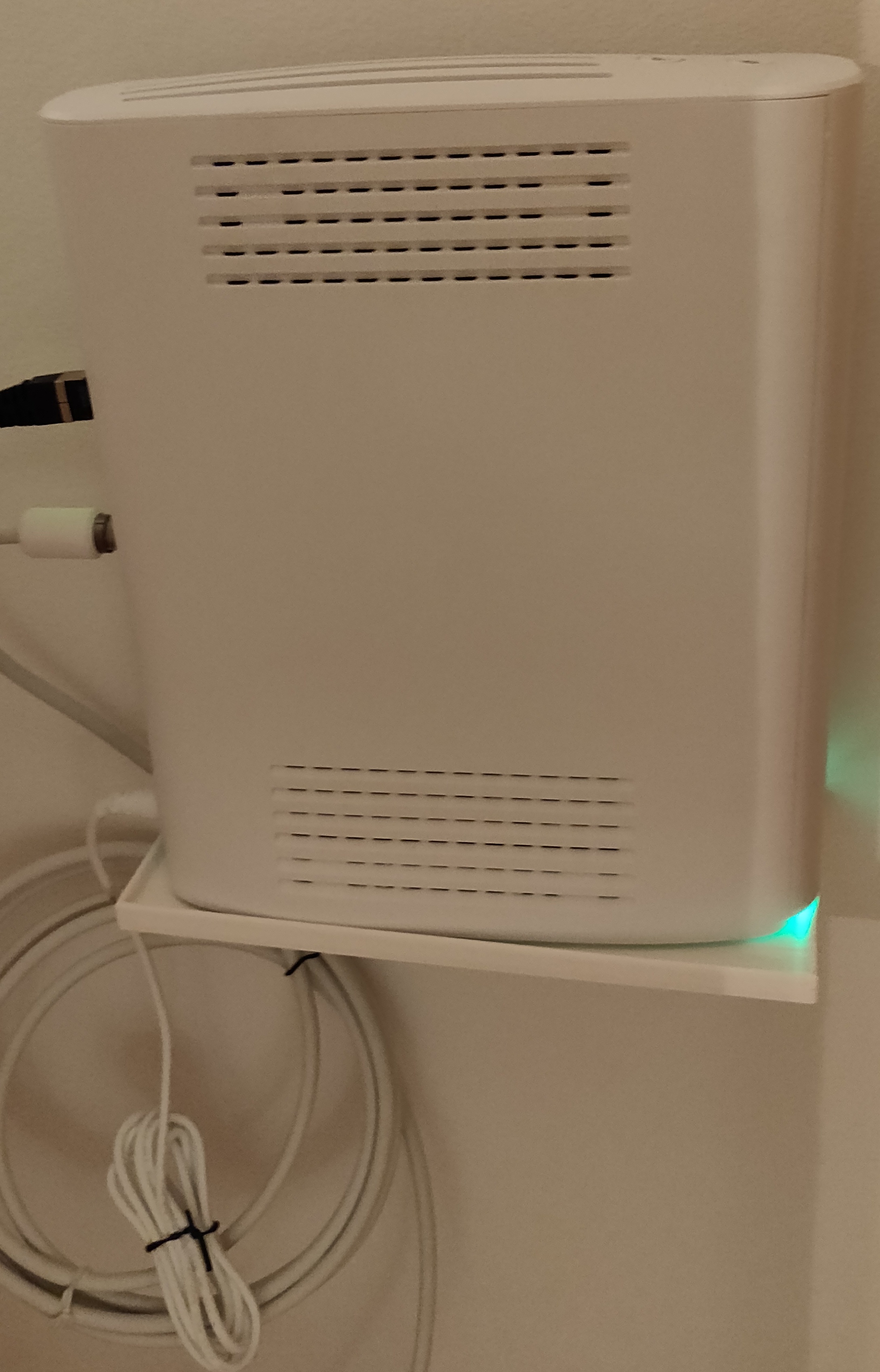 Wall mount shelf for cable modem (Sagemcom WiFi Hub C2 - F@ST 3890V3 ...