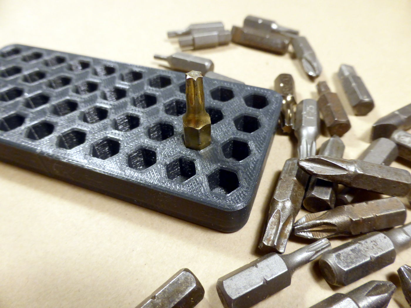Simple Hex Screw Bit Storage by Area51 | Download free STL model ...