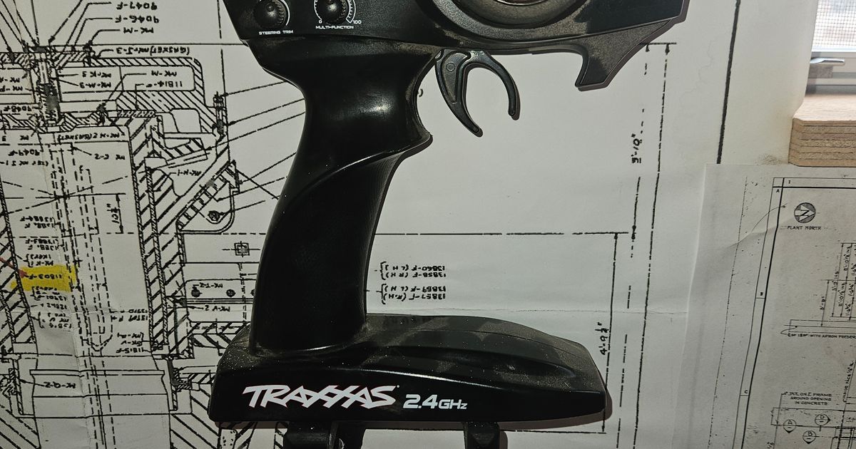 Traxxas Controller wall mount heavy duty by Sheepdog7188 | Download ...