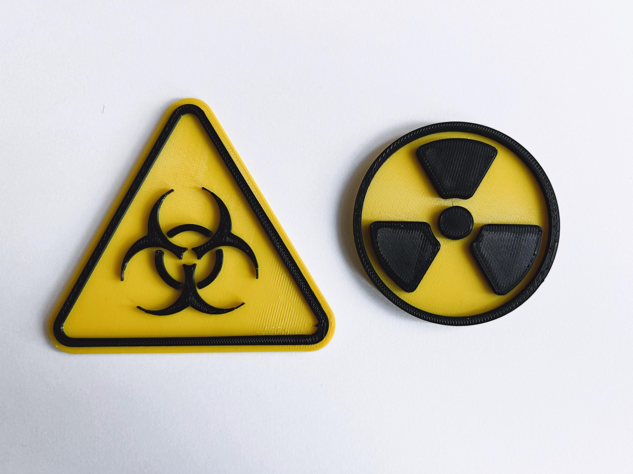 Radioactive and biohazard signs by Miloslav Veselak | Download free STL ...