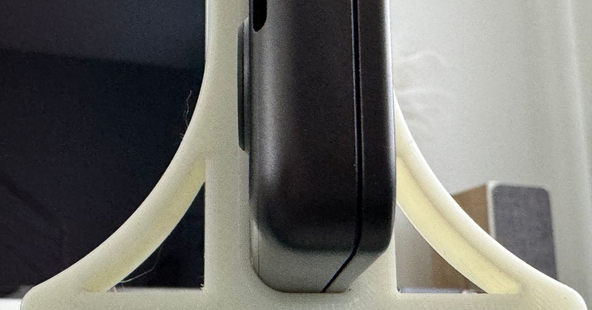 MacBook Pro 16 vertical stand legs by Geddy | Download free STL model ...
