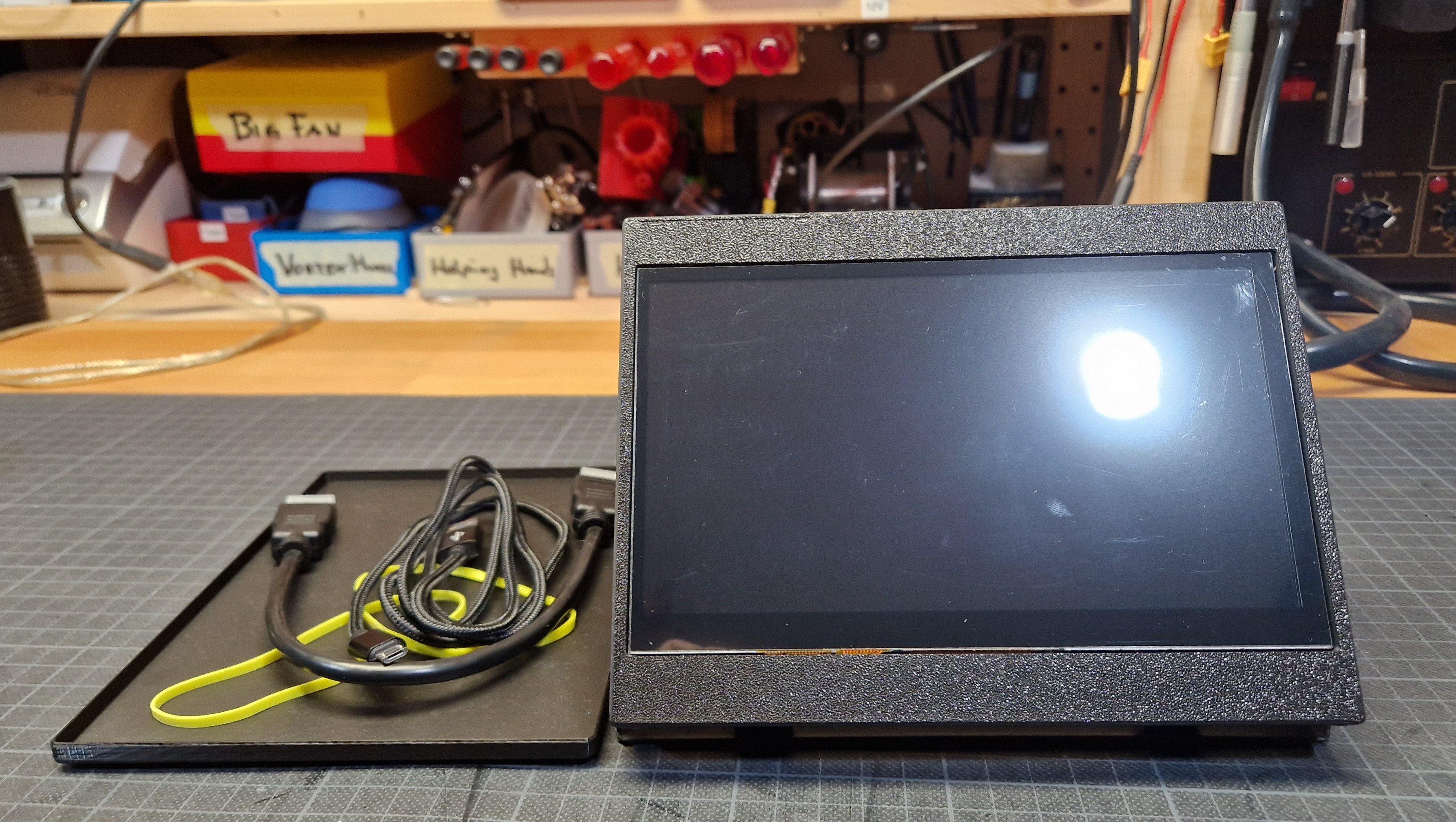 Storage case and stand for 7inch HDMI screen by oXiVanisher | Download ...