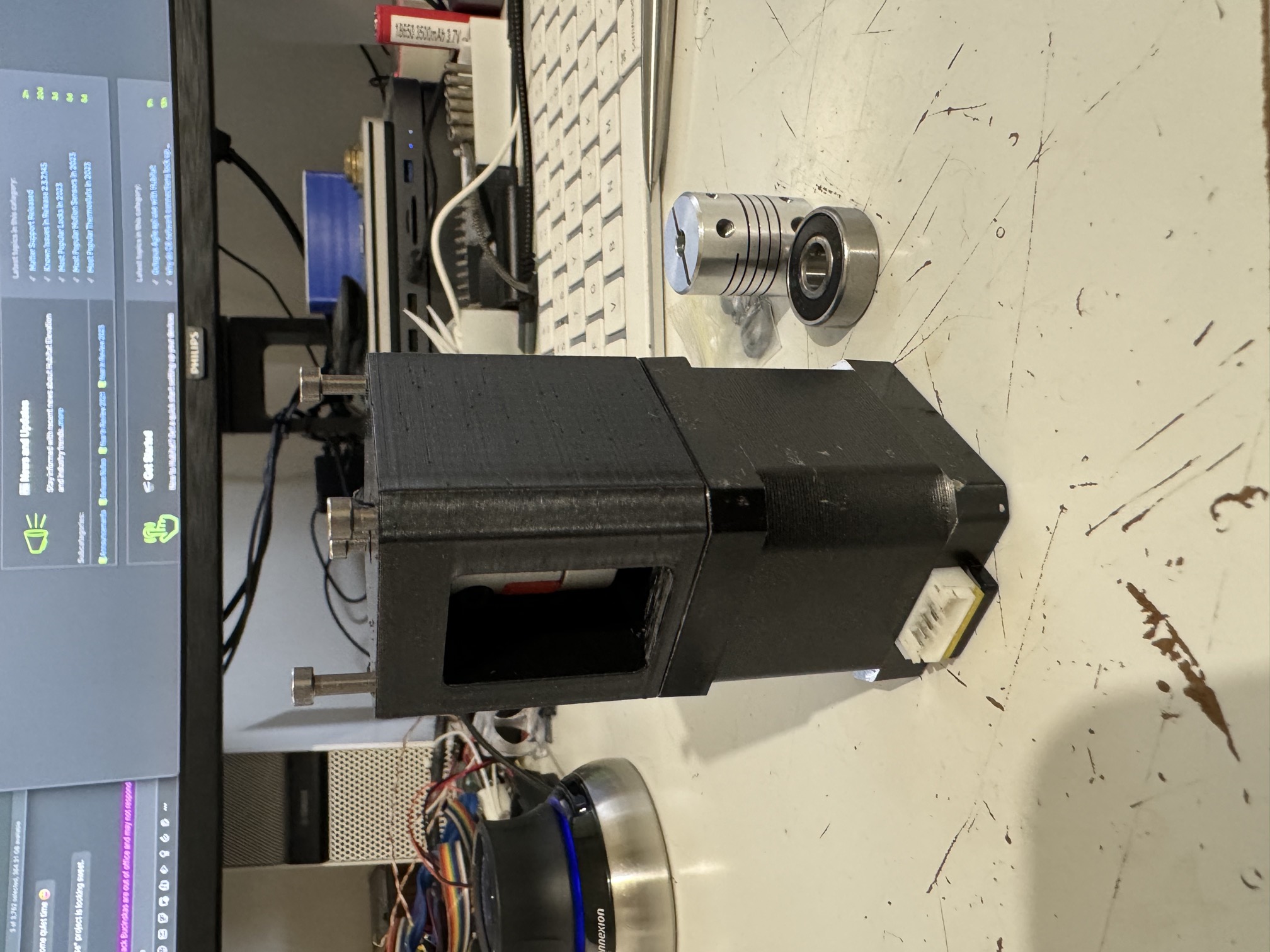 Nema 17 Stepper Motor Mount with integrated Axial Thrust Bearing for ...
