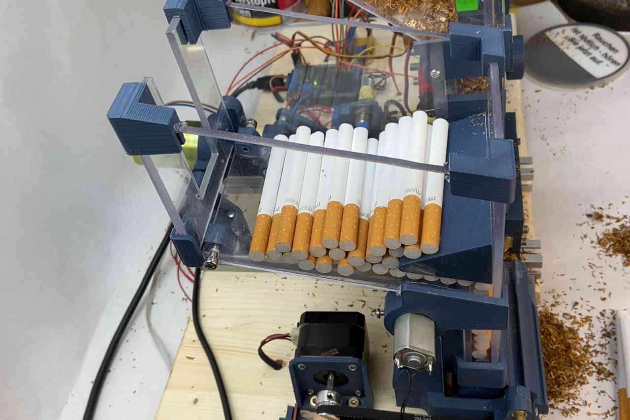 3d printed stuffing machine by Fraens | Printables Store