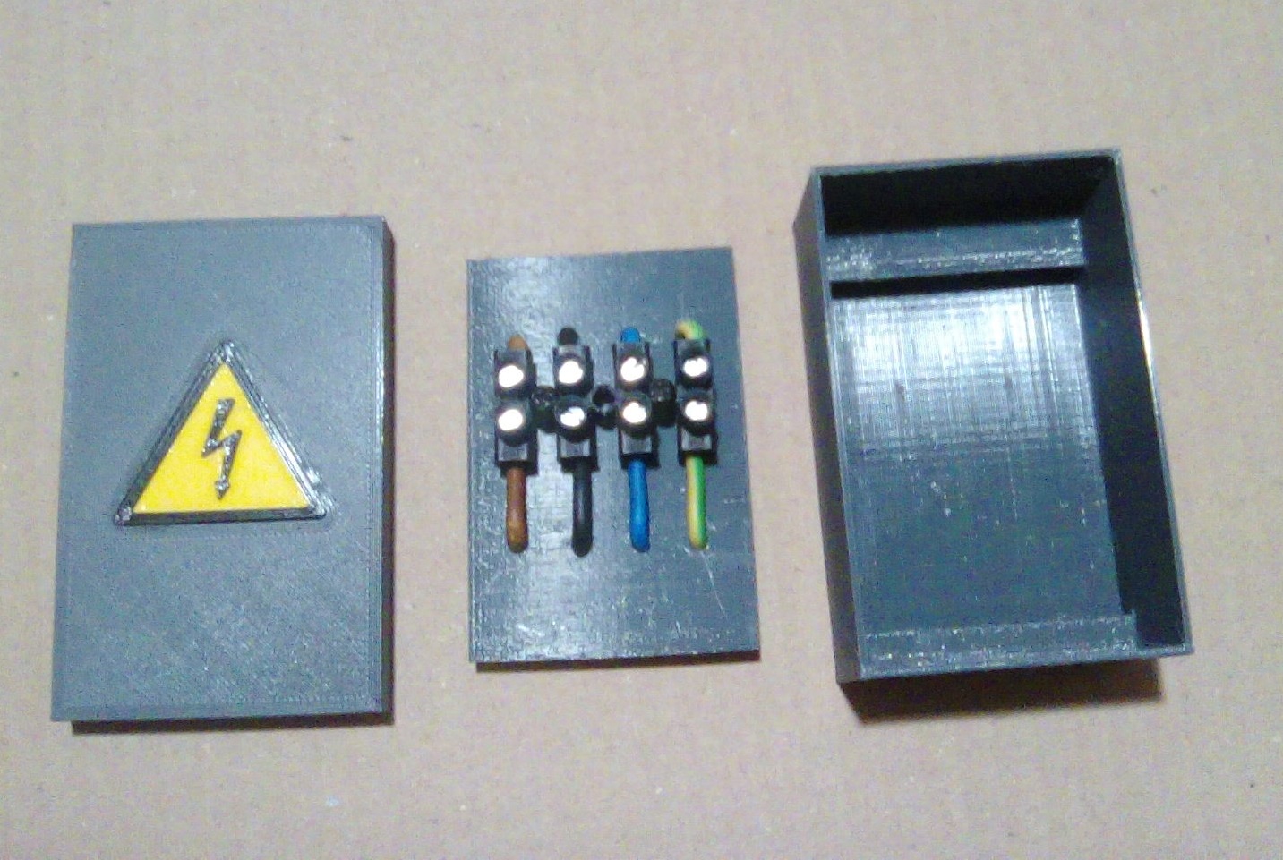 Hidden key in fake electrical box por Jiří Šilhavík | Descargar modelo ...