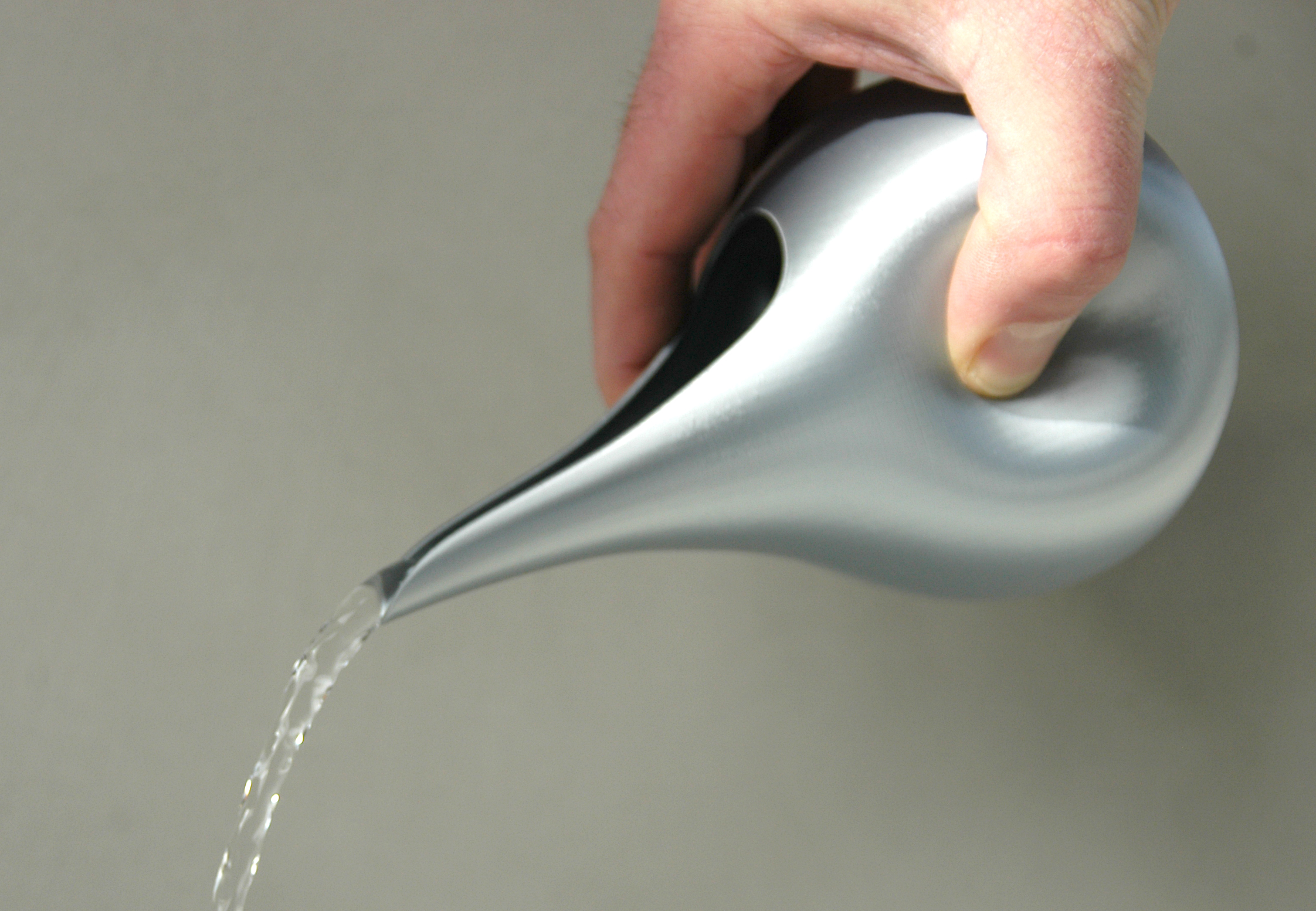 LEAK - watering can by DesignCracy | Printables Store