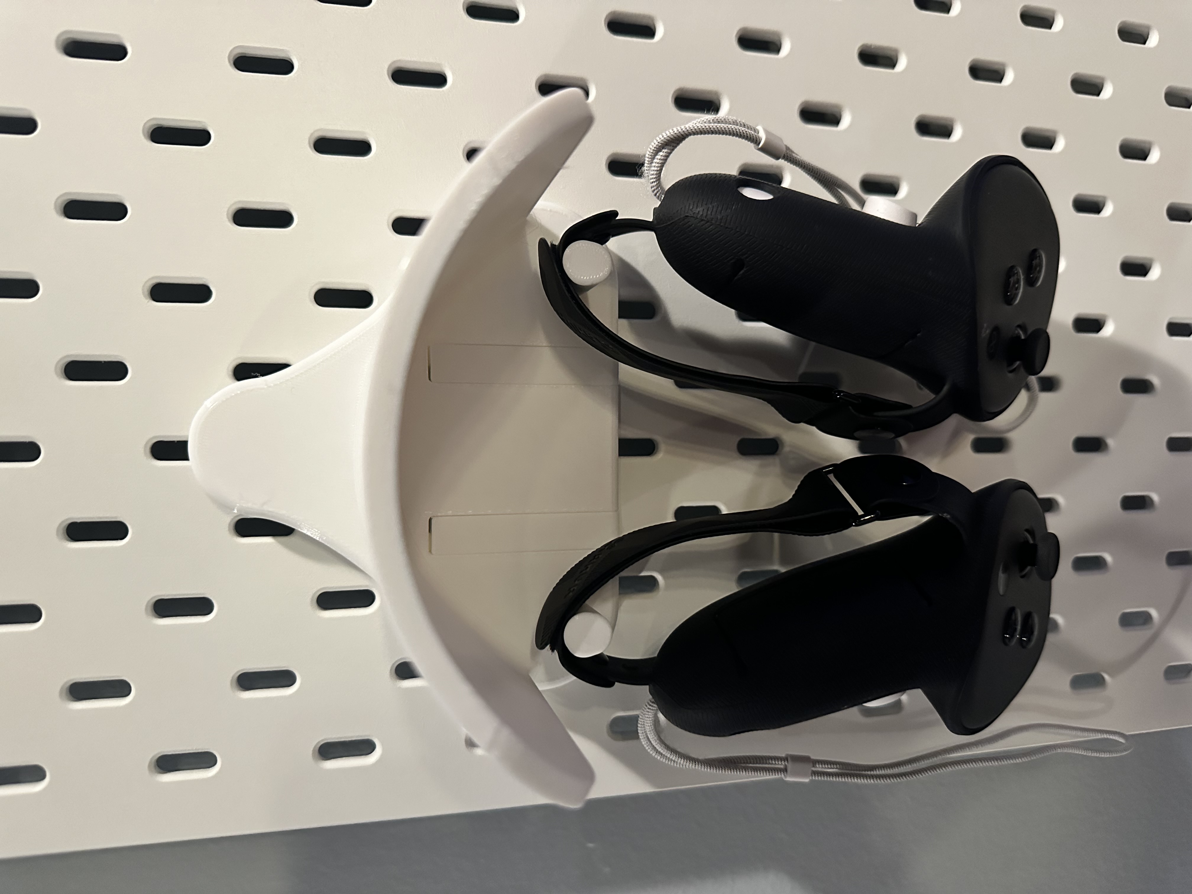 Ikea Skadis Meta Quest 2 / 3 mount by Jeremy311 | Download free STL ...