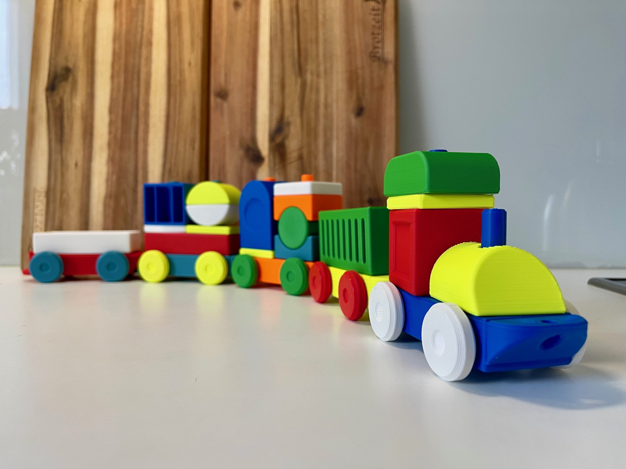 Toy Train for children from 1 year onward by vmLOGIC | Download free ...