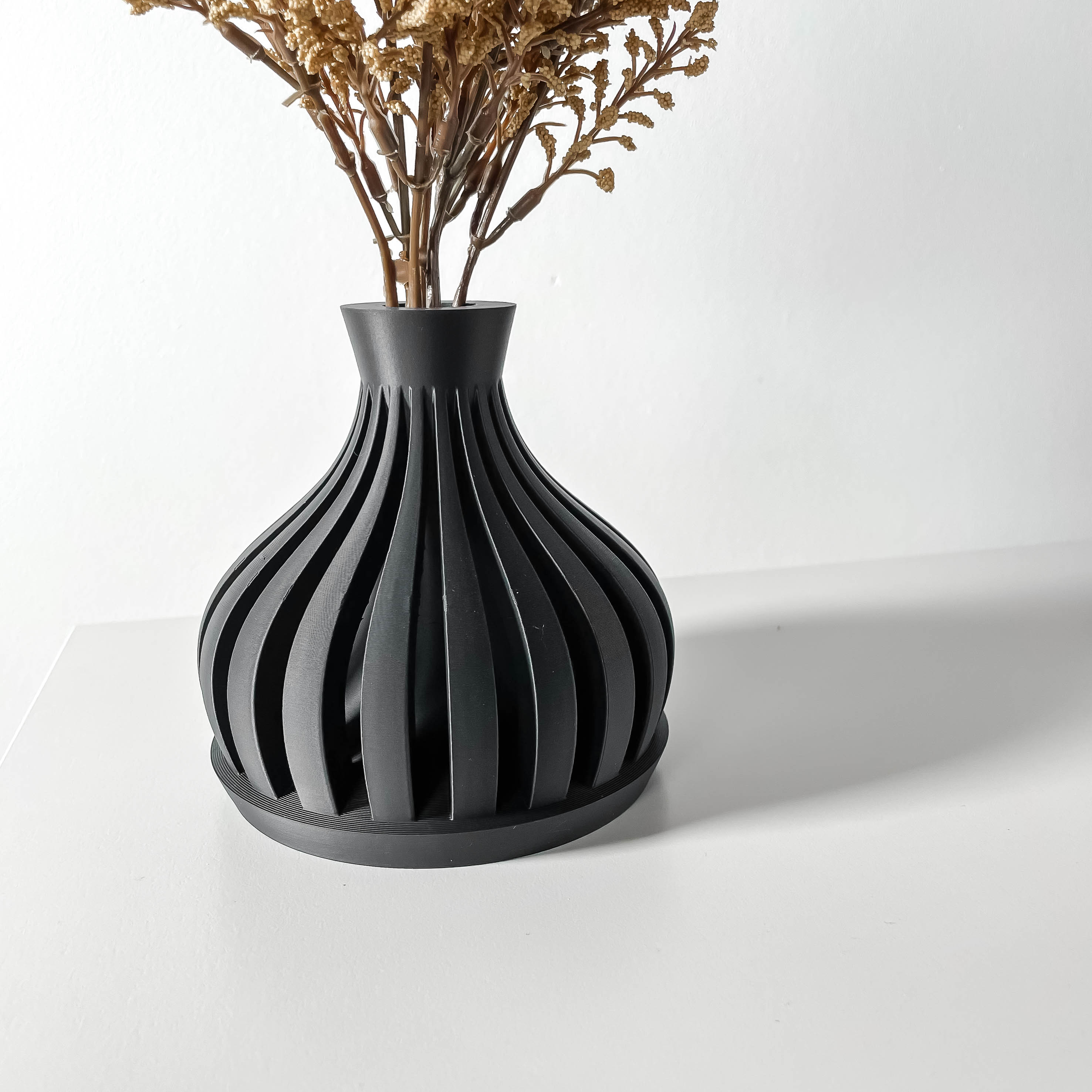 The Lumi Short Vase, Modern and Unique Home Decor for Dried and ...