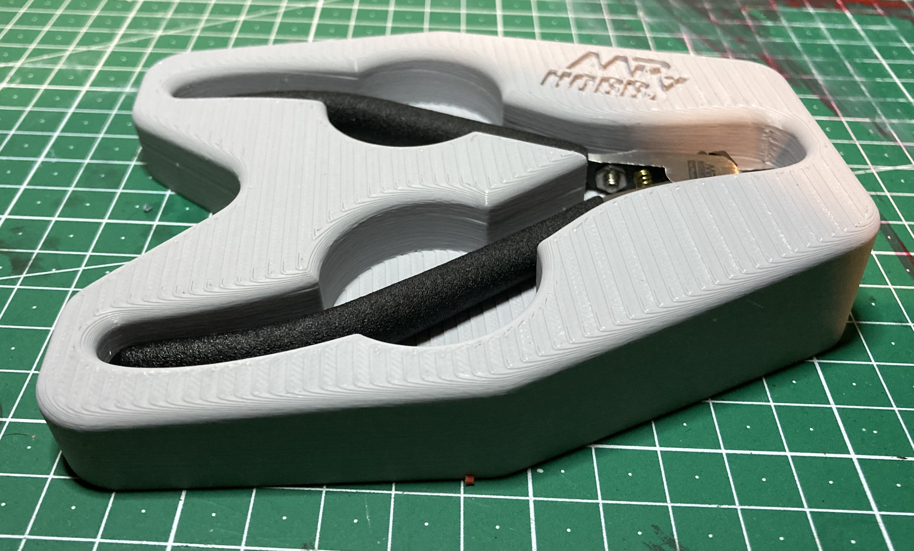 Mr. Hobby Nippers MT106 Holder by TMTYL | Download free STL model ...