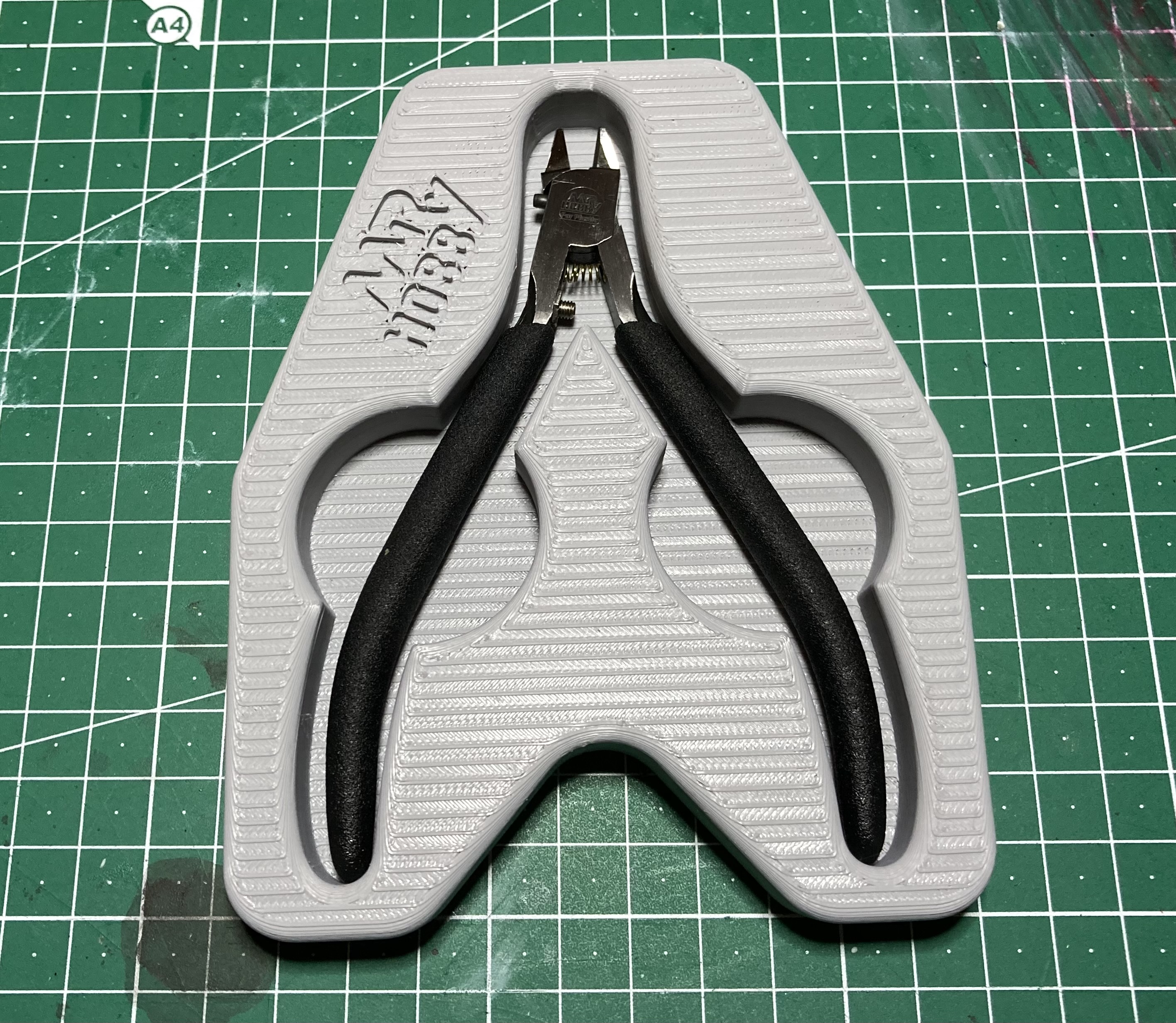 Mr. Hobby Nippers MT106 Holder by TMTYL | Download free STL model ...