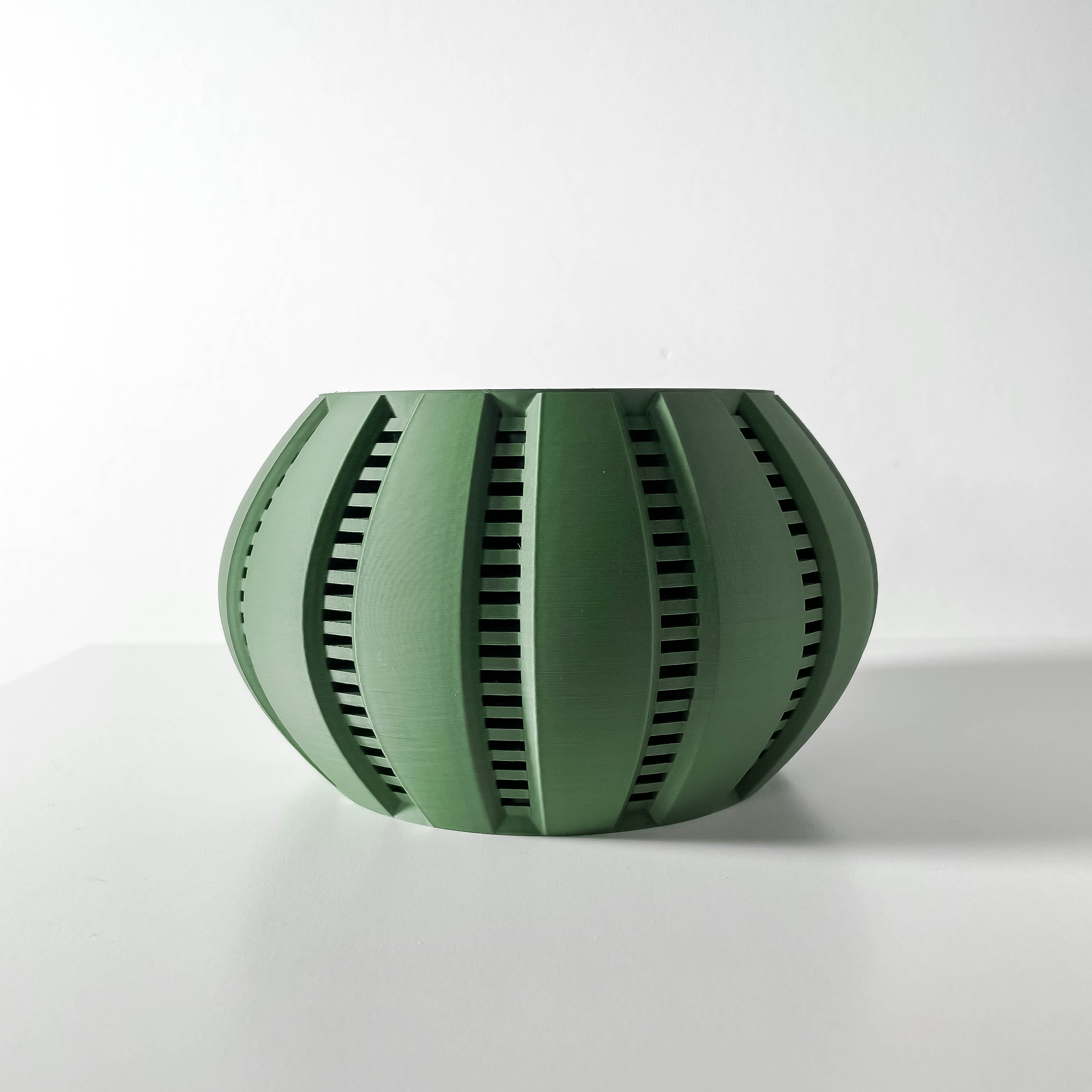The Balu Planter Pot with Drainage Tray & Stand Included: Modern and ...