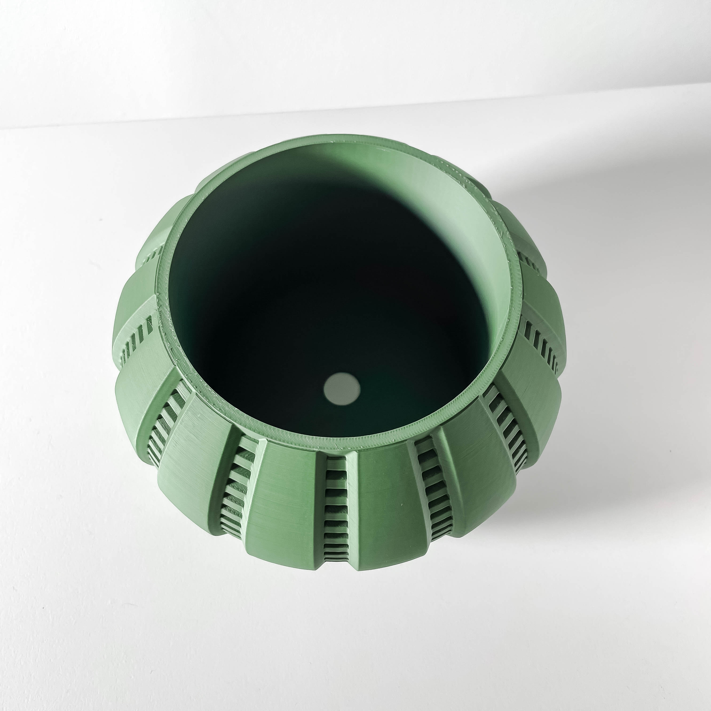 The Balu Planter Pot with Drainage Tray & Stand Included: Modern and ...