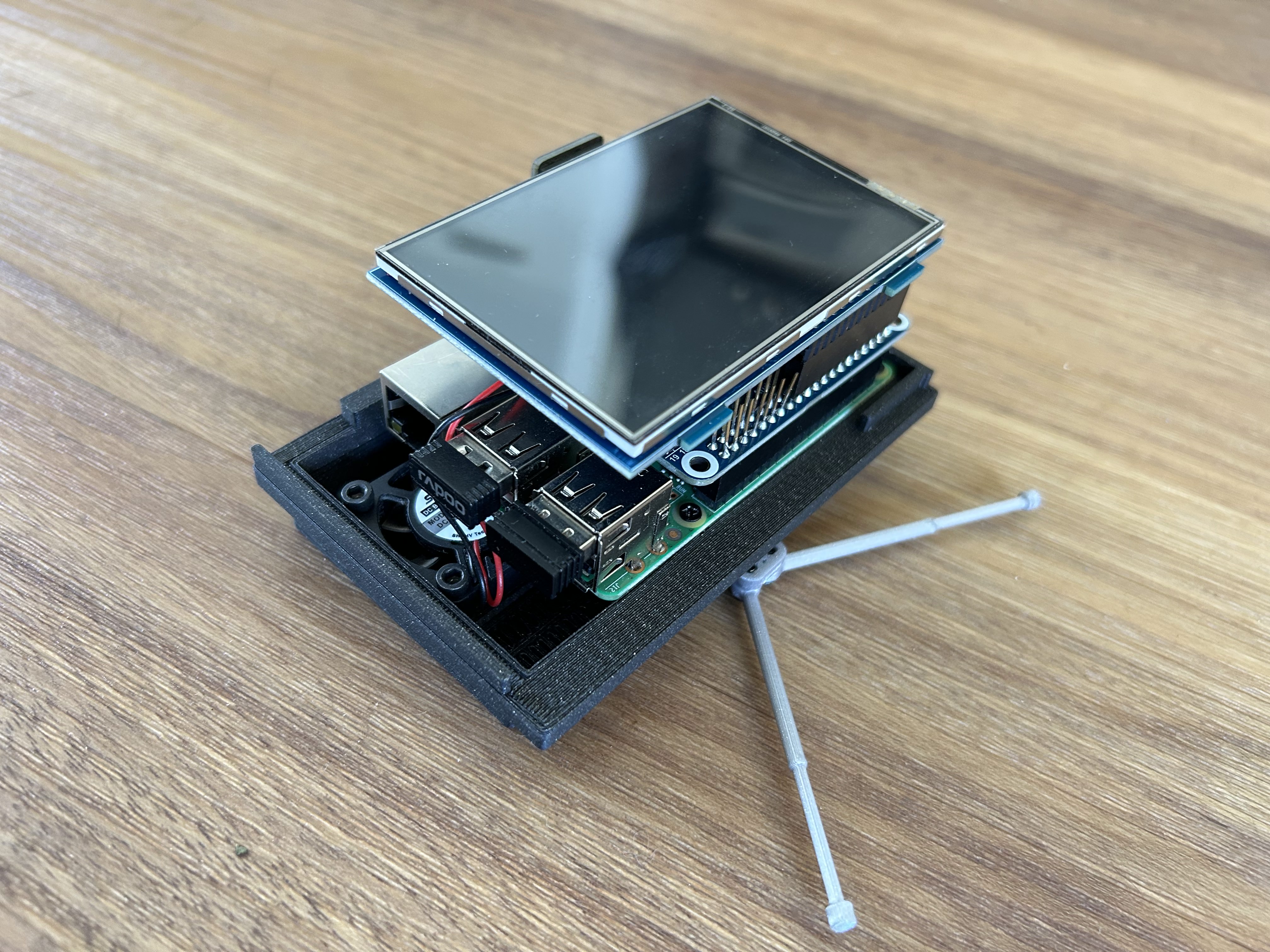 Retro TV Raspberry Pi Case V2 by fantasticmrdavid | Download free STL ...