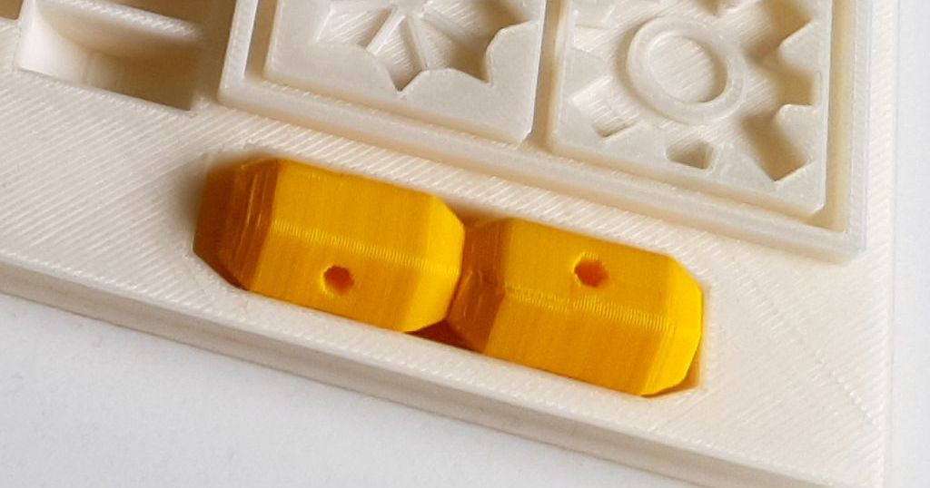 Die for the Royal Game of Ur - historically accurate 0/1 throws by Bike ...