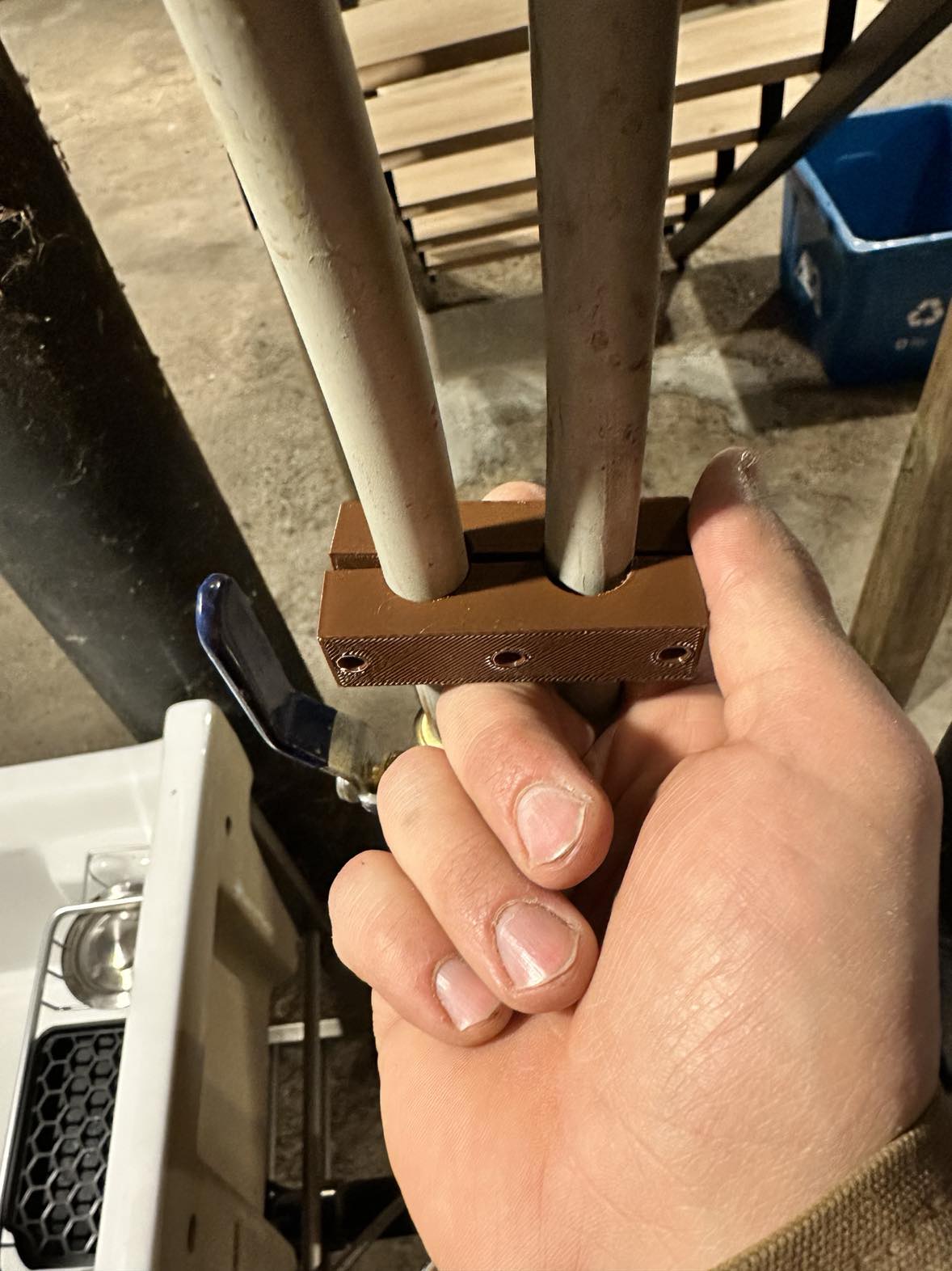 1/2 inch pipe holder by Nic | Download free STL model | Printables.com