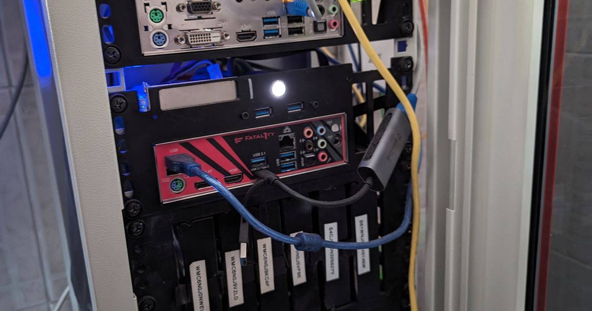 Mini ITX case for 10 inch rack V2 by heron | Download free STL model ...