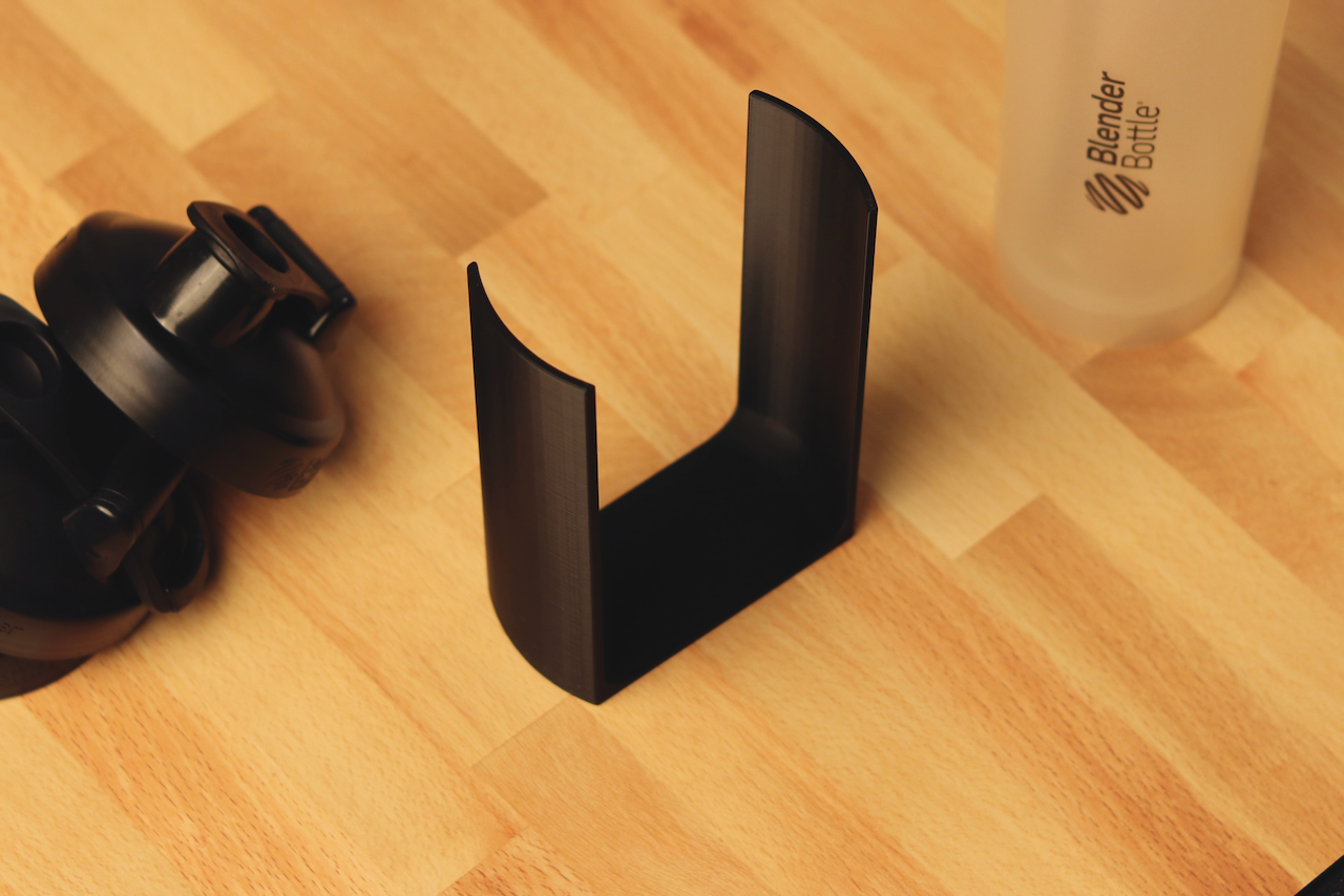 Lid Holder for Blender Bottles by Nominal Brand | Download free STL ...