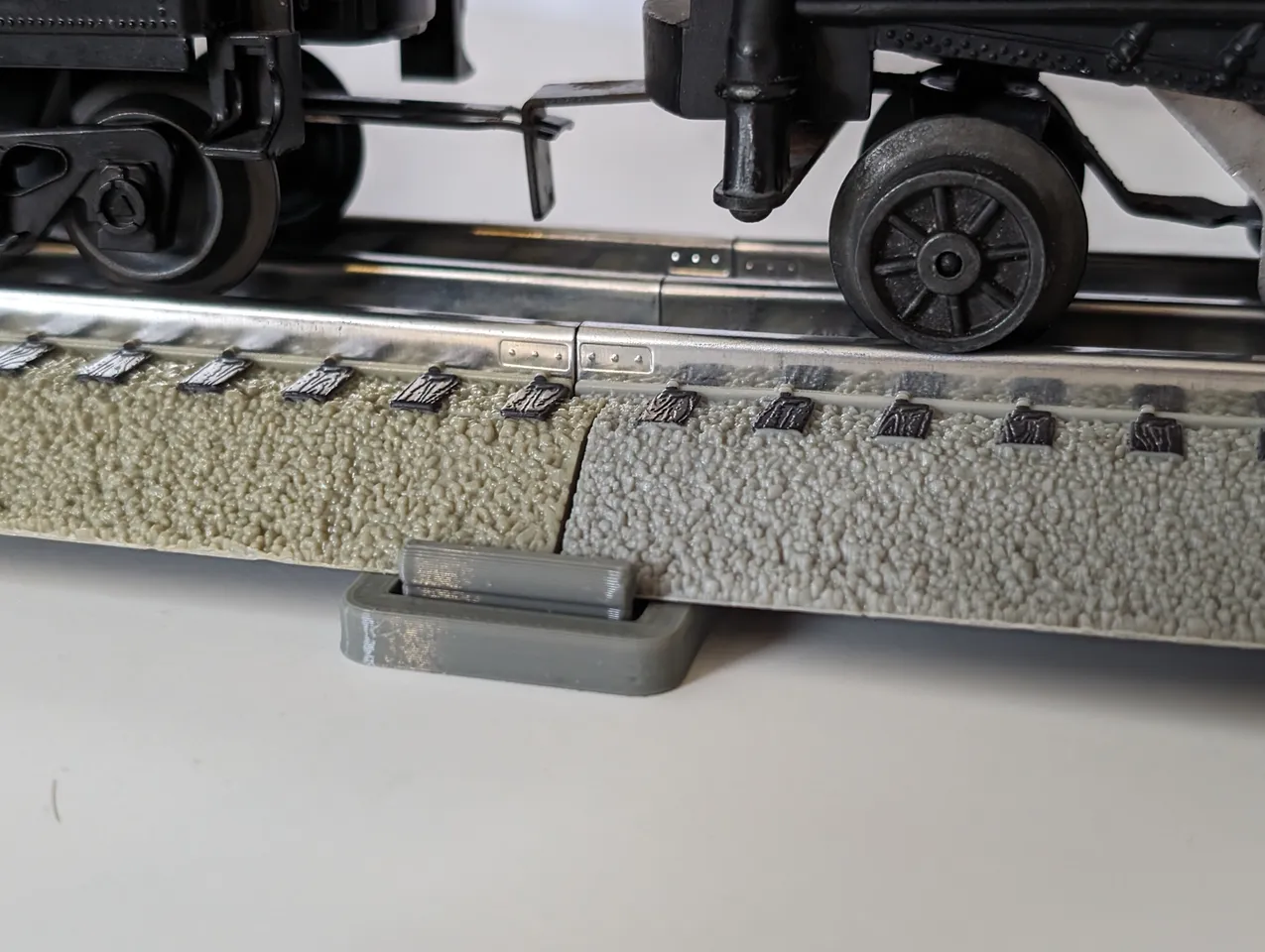 Lionel Fastrack Compatible Graduated Trestle - O Gauge Train Track ...