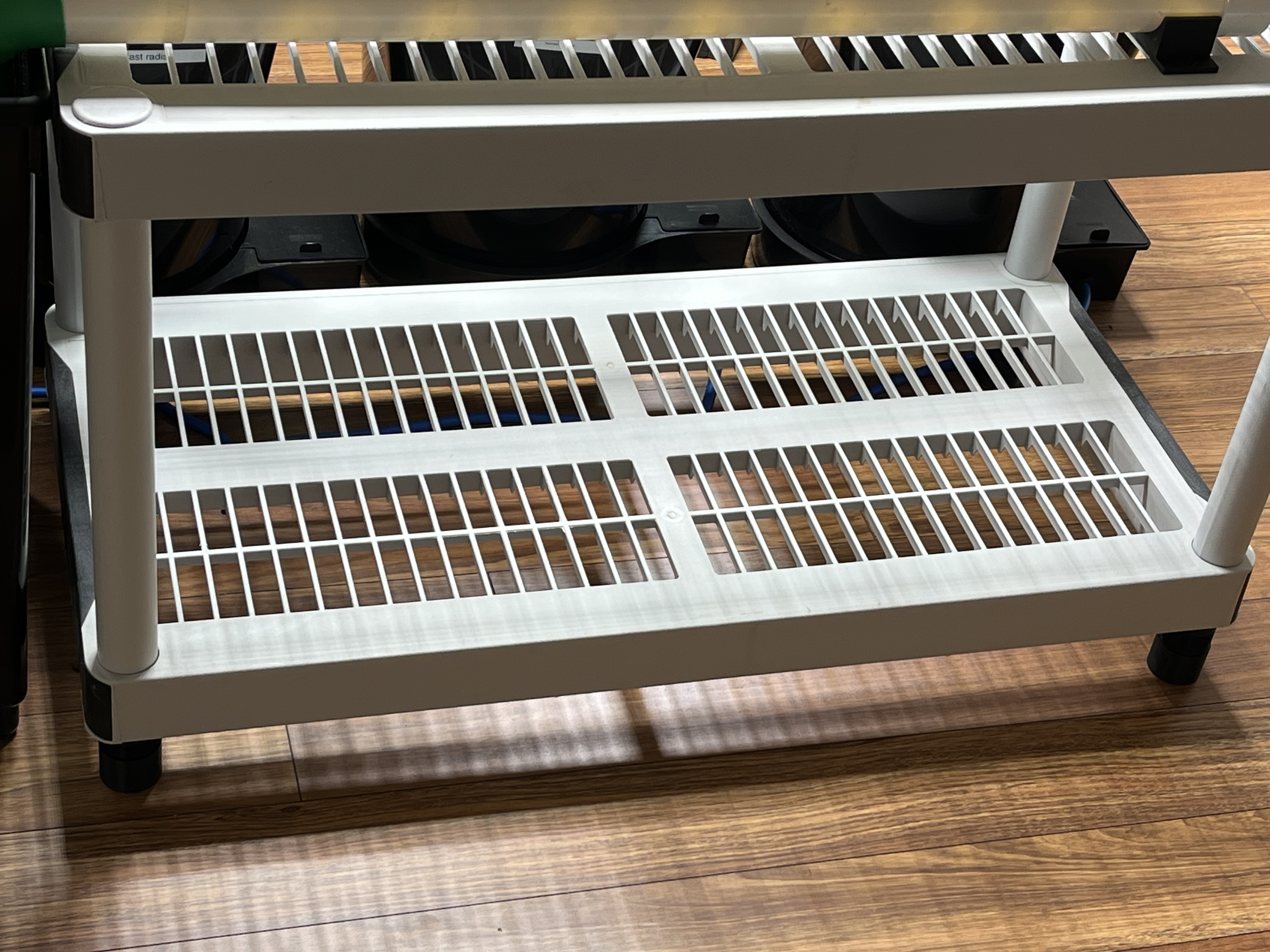 Adjustable shelf legs by Smarch | Download free STL model | Printables.com