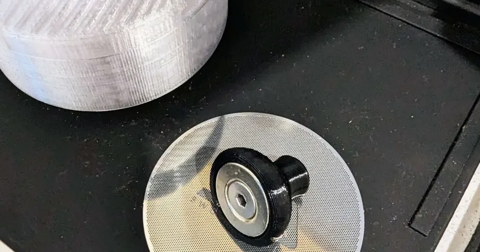 Magnetic Puck Screen Remover by dweller | Download free STL model ...
