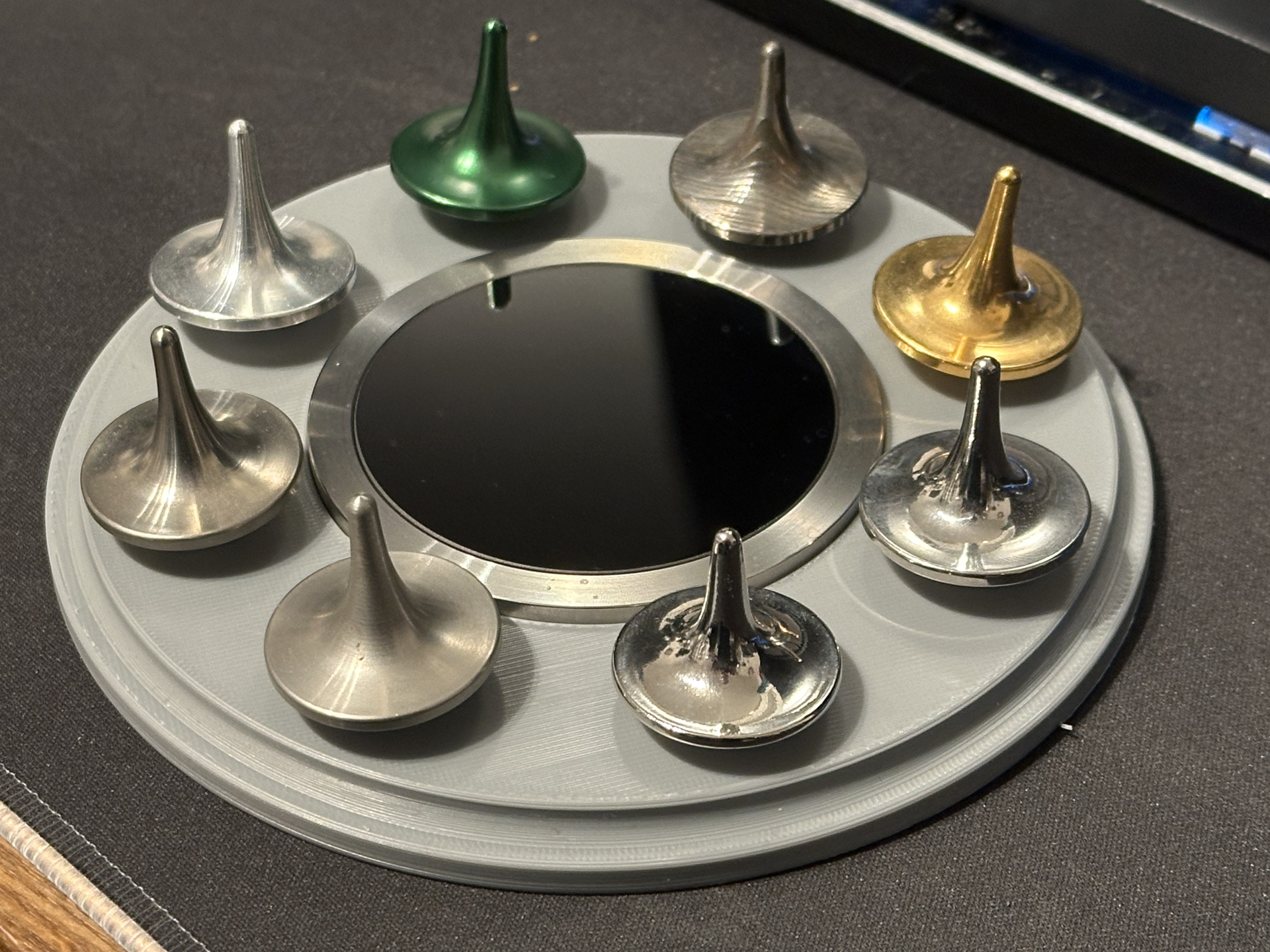 Spinning Top Holder by Stoo | Download free STL model | Printables.com