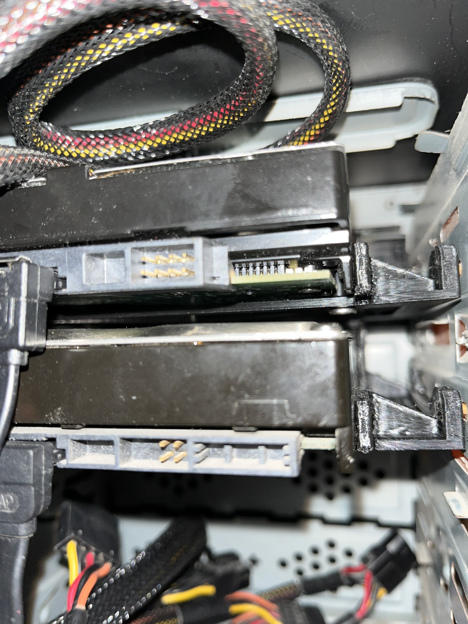 5.25'' to 3.5'' bay adapter bracket by Jellysoapy | Download free STL ...