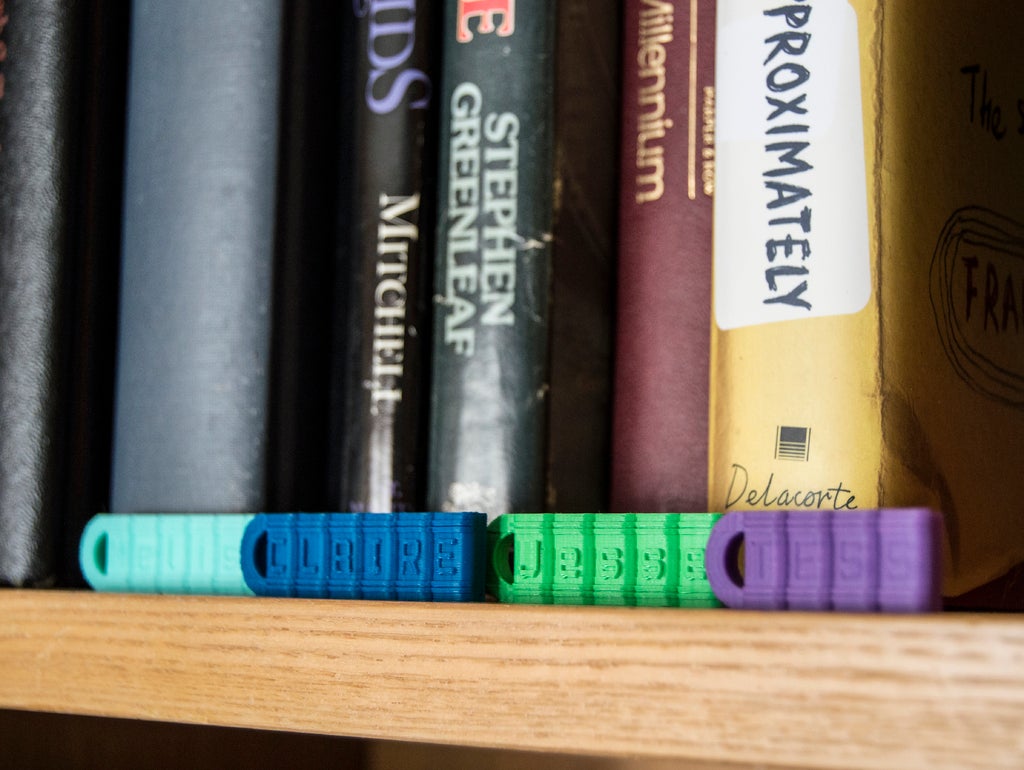 Customizable Bookshelf Keychain by TheNewHobbyist | Download free STL ...