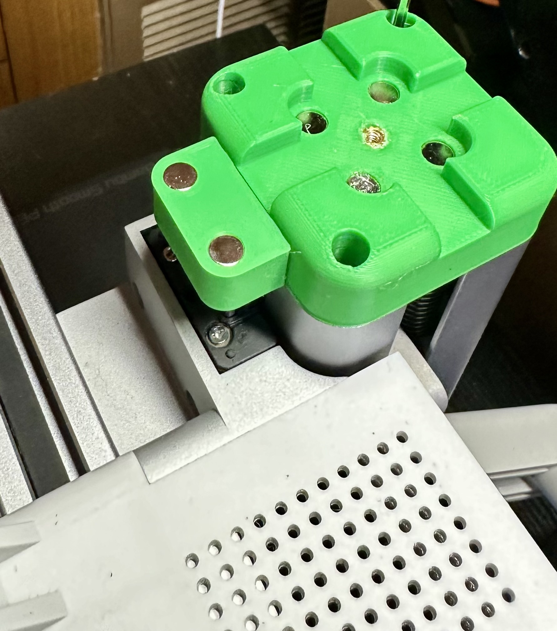 Bambu Lab A1 Mini Mast Topper Gridfinity Base by DrHellbenders | Download free STL model ...