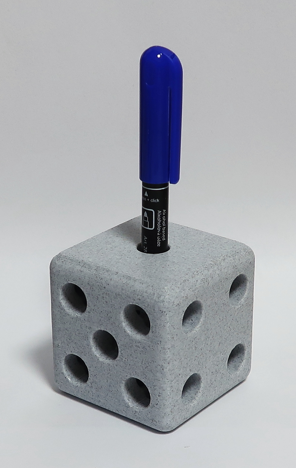 Pencil holder - cube / Držák na tužky - kostka by brva | Download free ...