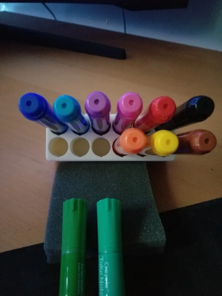 Crayola Take Note! Dry Eraser Marker Holder cap down. by Mark t ...