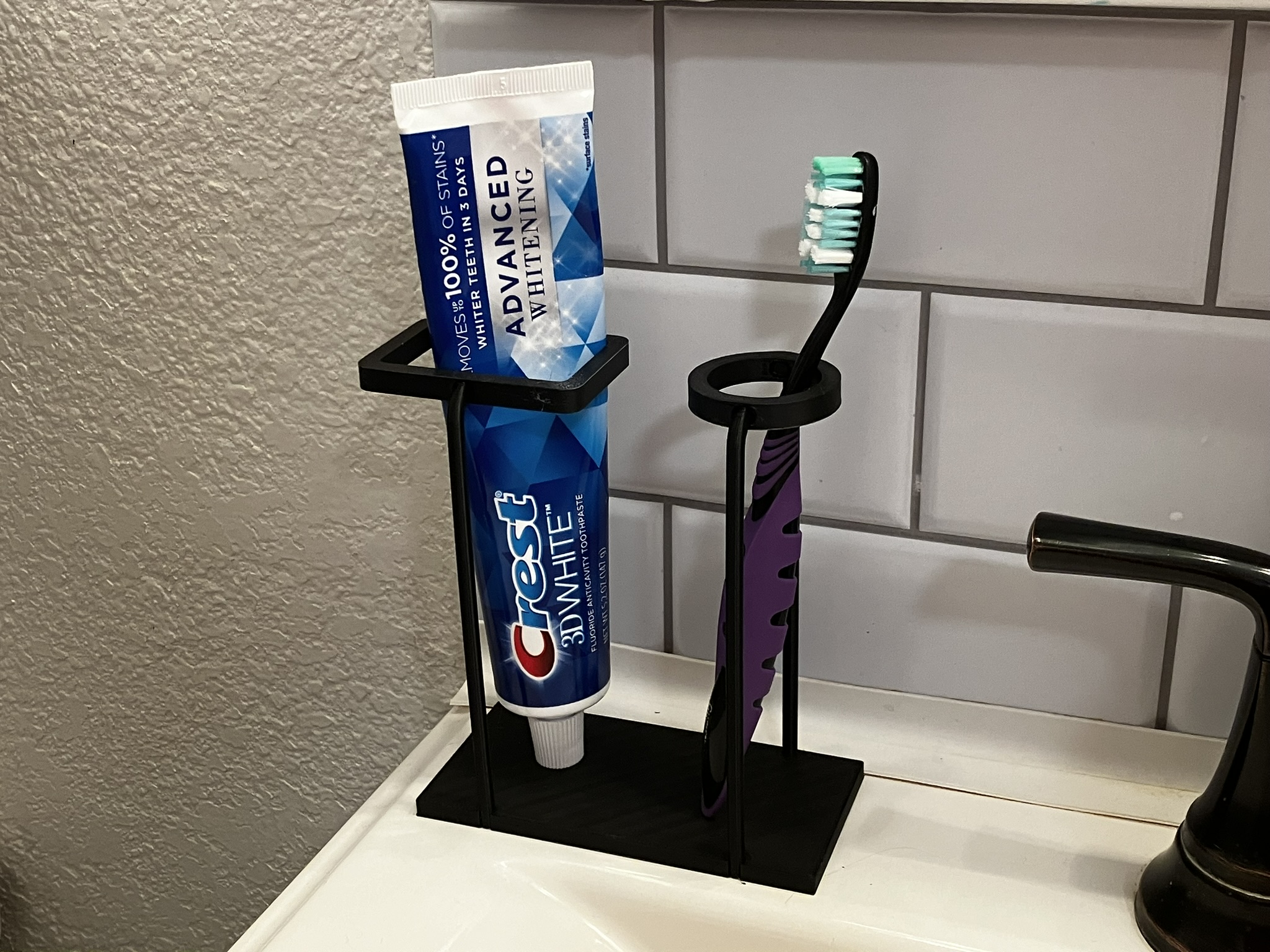Toothbrush/Paste Holder por JoeyAW | Descargar modelo STL gratuito ...