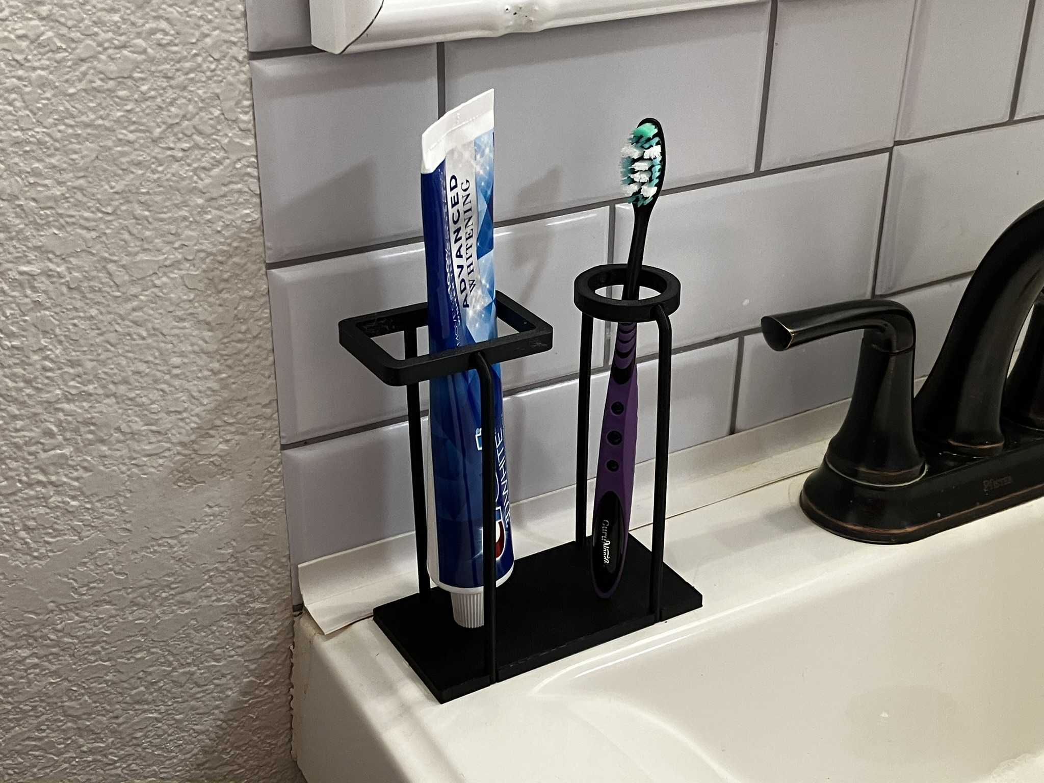Toothbrush/Paste Holder por JoeyAW | Descargar modelo STL gratuito ...