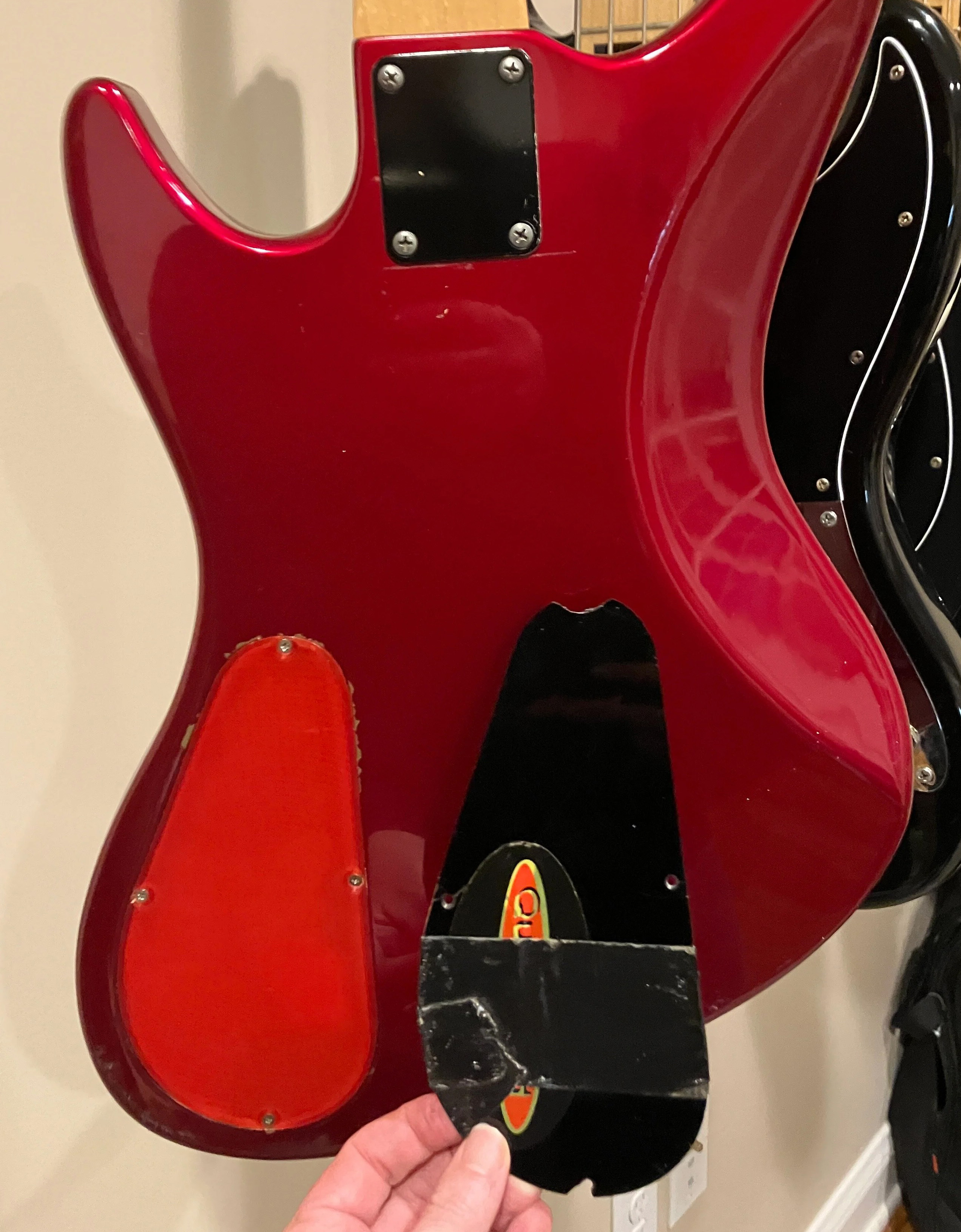 Guild Pilot Bass back plate by Damp Rabbit | Download free STL model ...