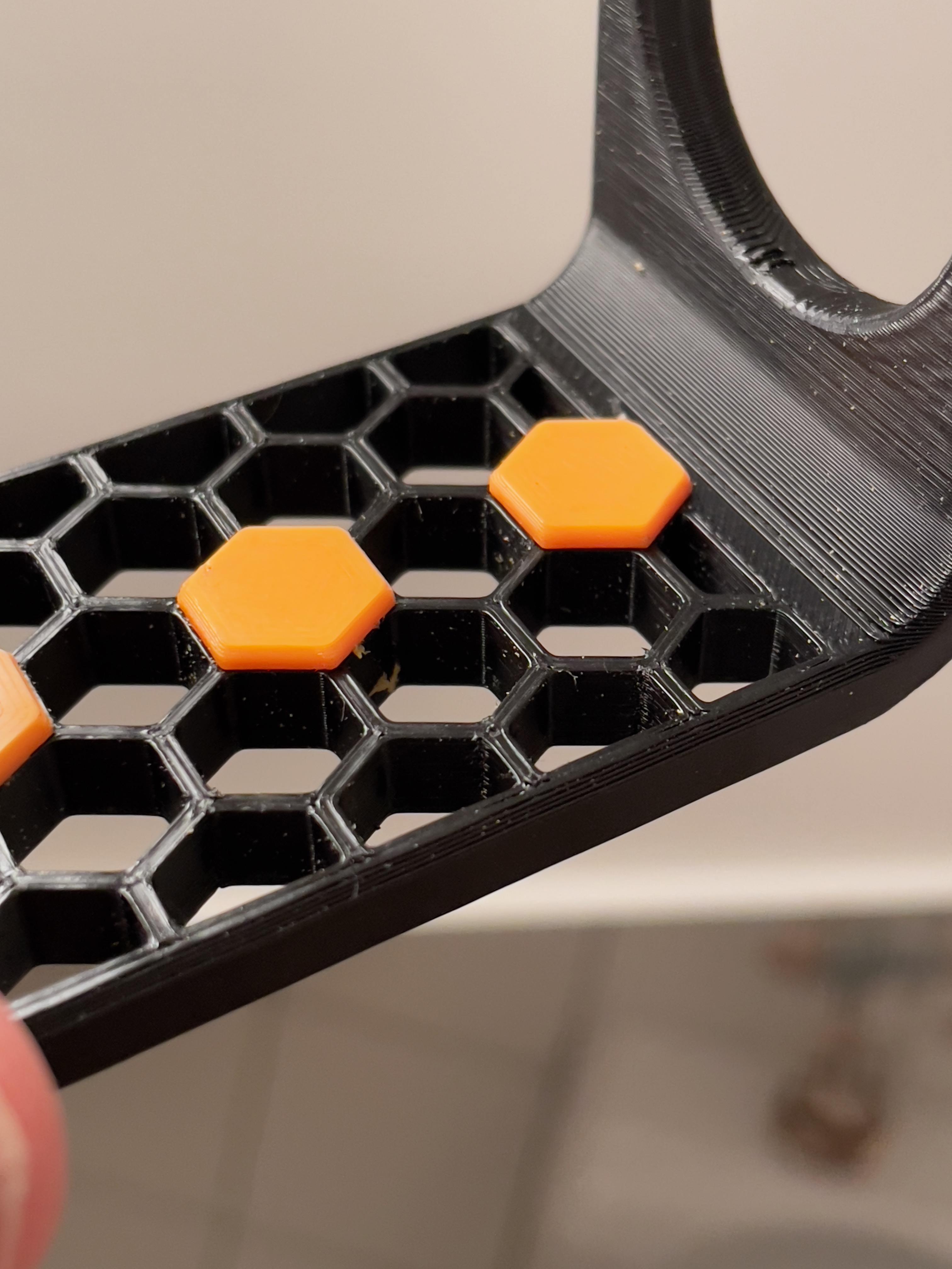 Magnetic Honeycomb support for Sonicare by Byal | Download free STL ...