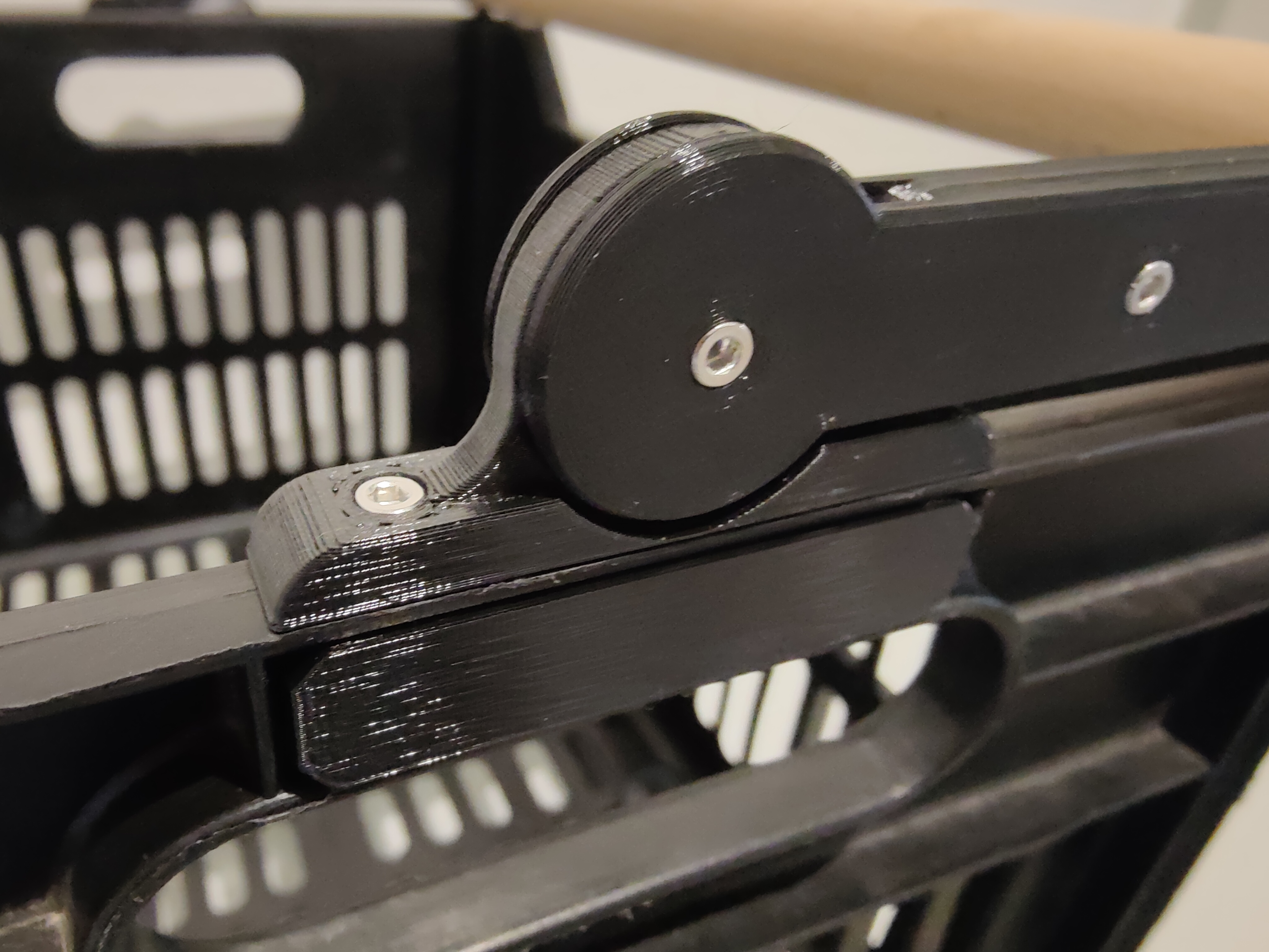 Fold-down Handle for an Urban Proof Crate by MichaelQ | Download free ...
