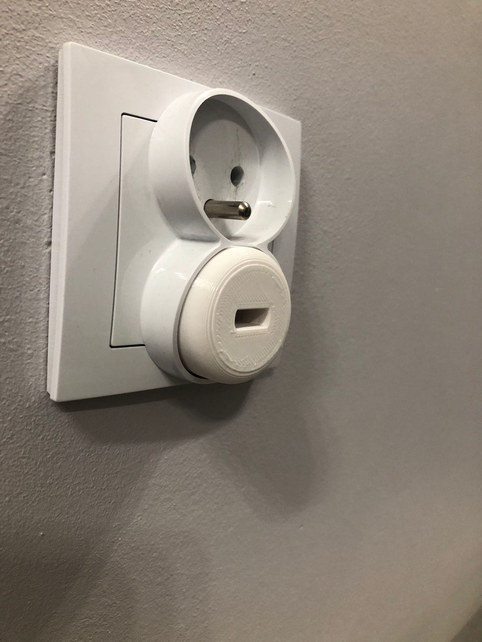 Electrical Outlet Safety Plug (EU) + STEP by GP | Download free STL ...