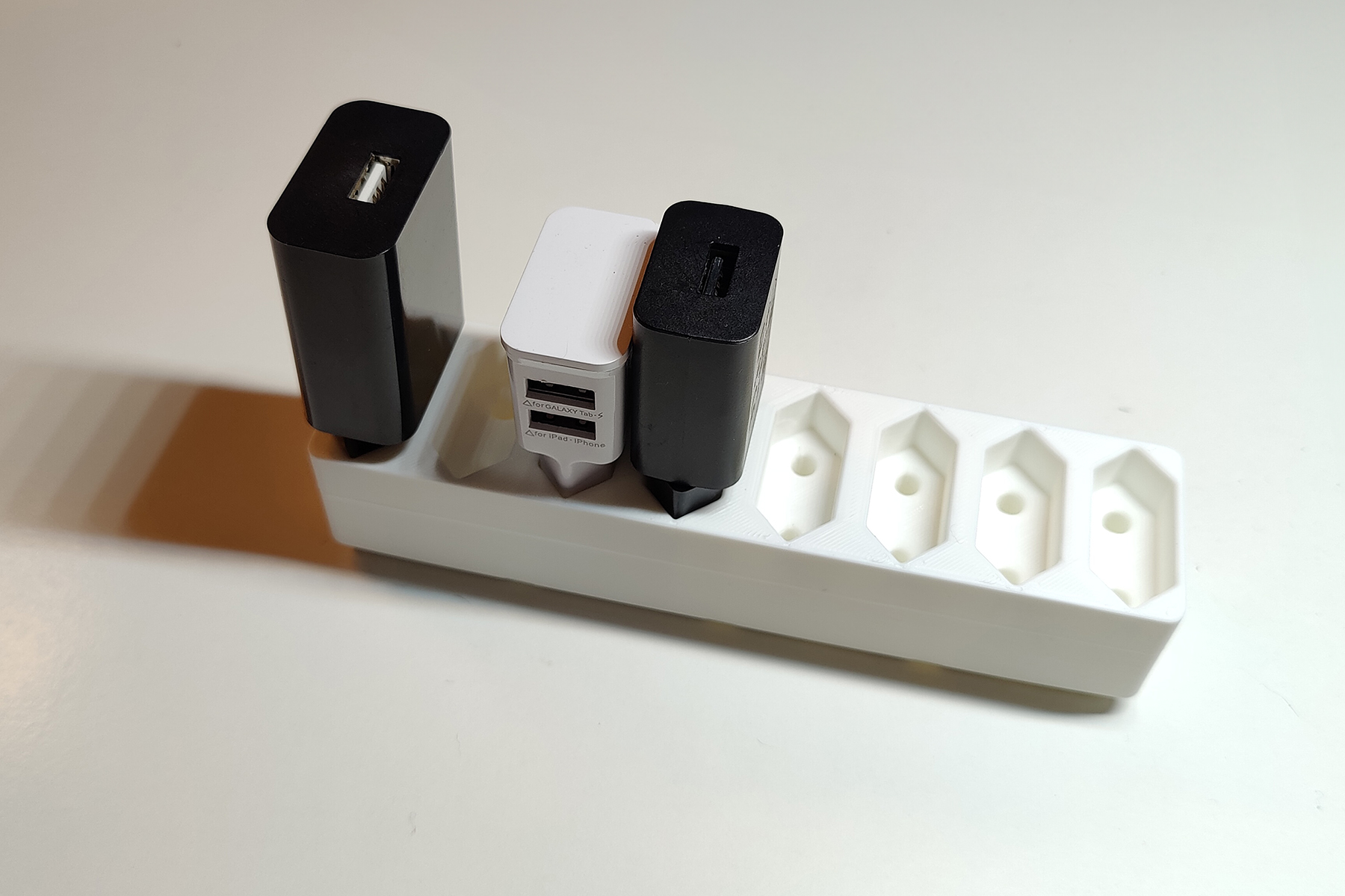 4x1 Gridfinity USB Charger Stand by Clemi | Download free STL model ...