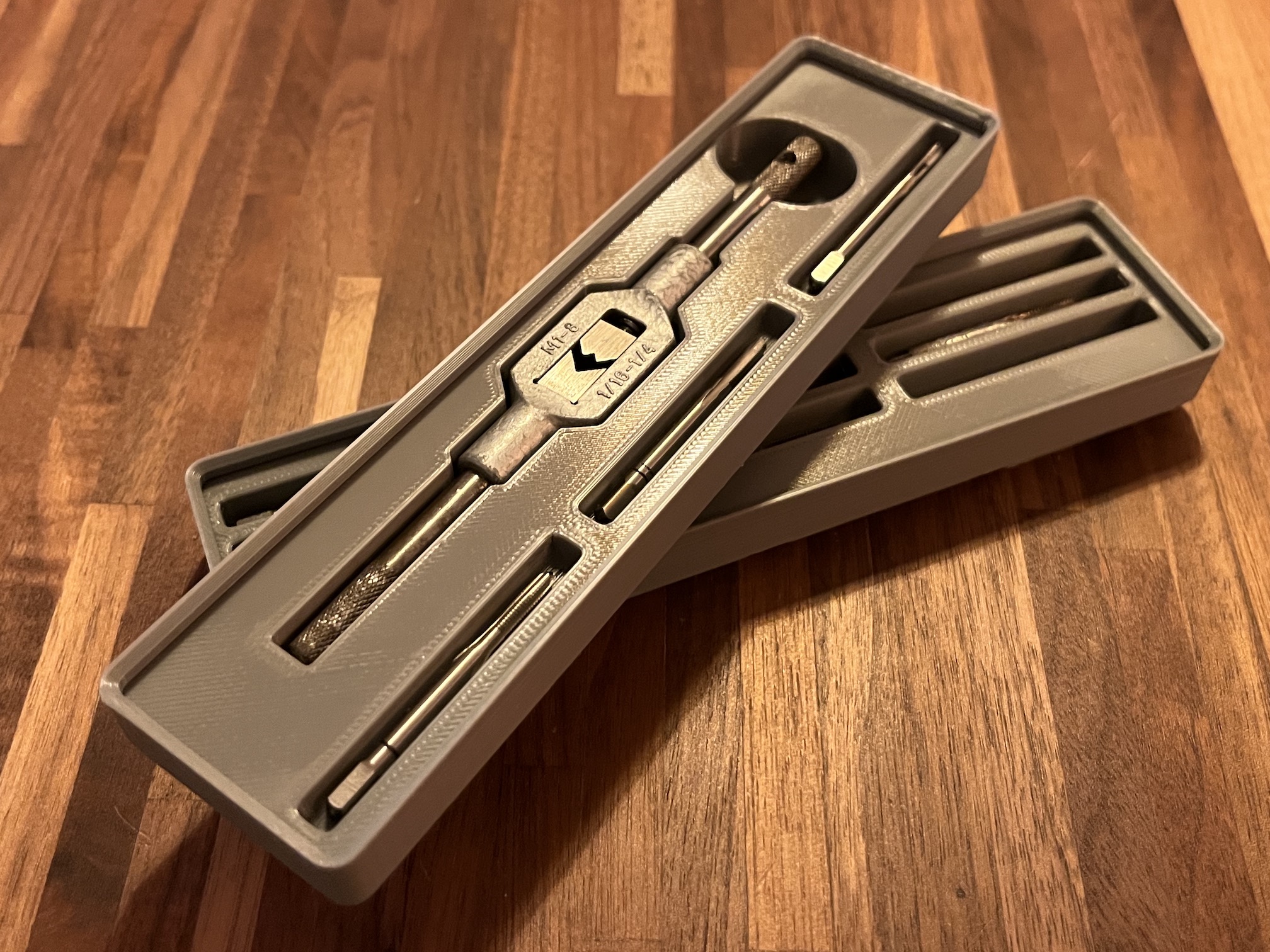 Thread Cutter (Gewindeschneider) Bin for Gridfinity by xawo | Download ...