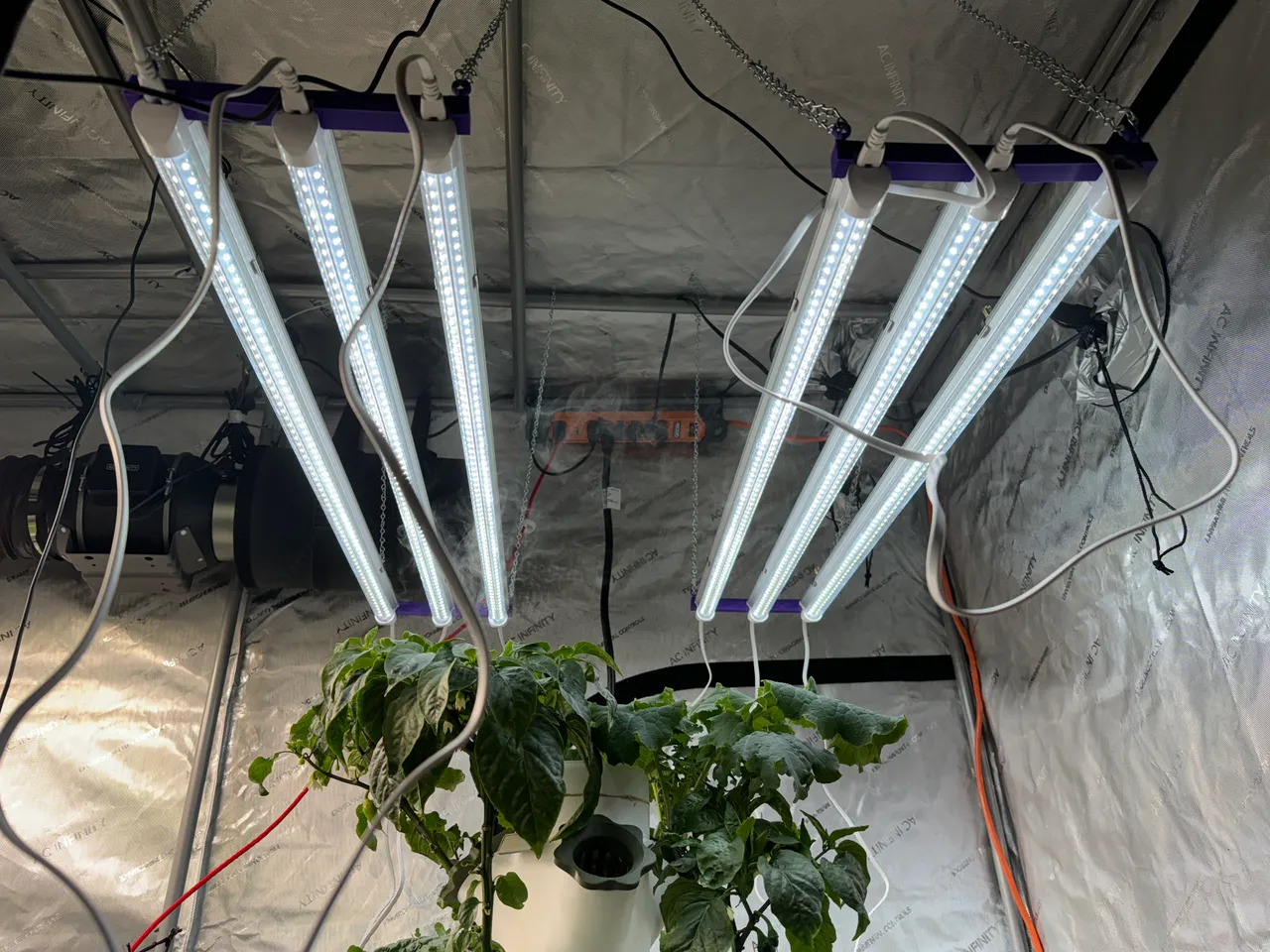 Grow Light Bracket (JESLED) by Faust | Download free STL model ...