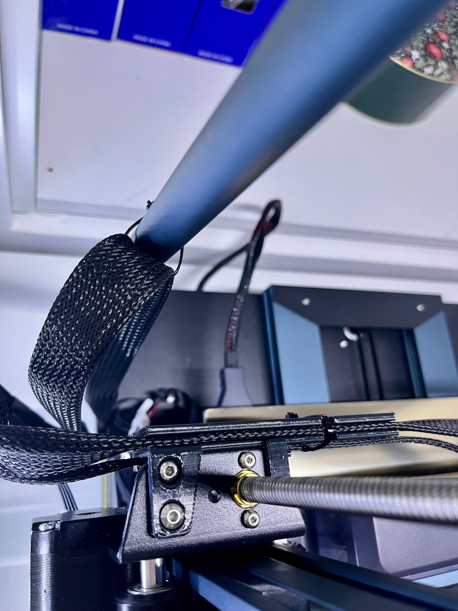 "slightly" overengineered Anti Drag Cable Holder / Clip for Elegoo ...