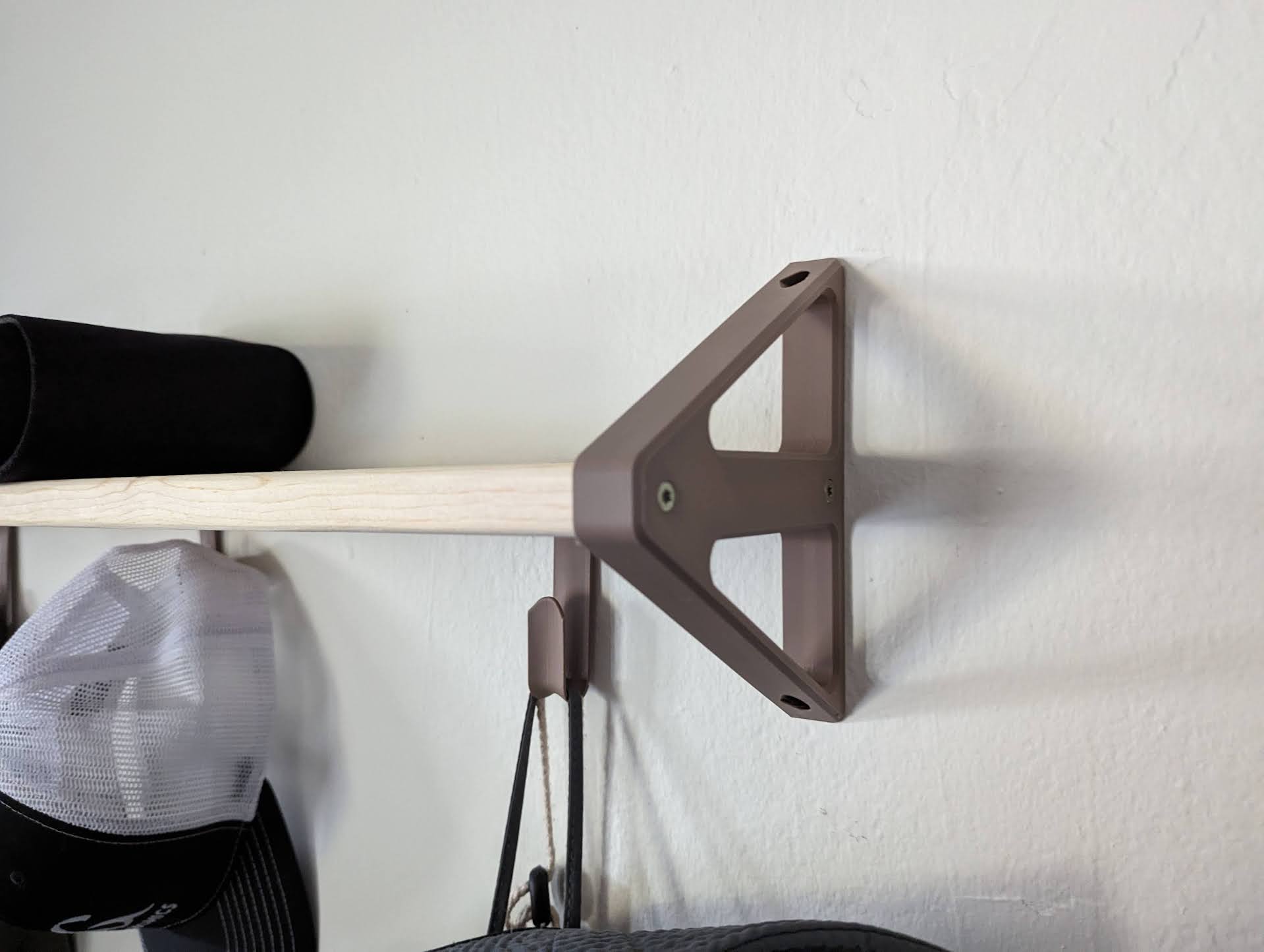 Shelf brackets and hanging hooks by SesameMakes | Download free STL ...